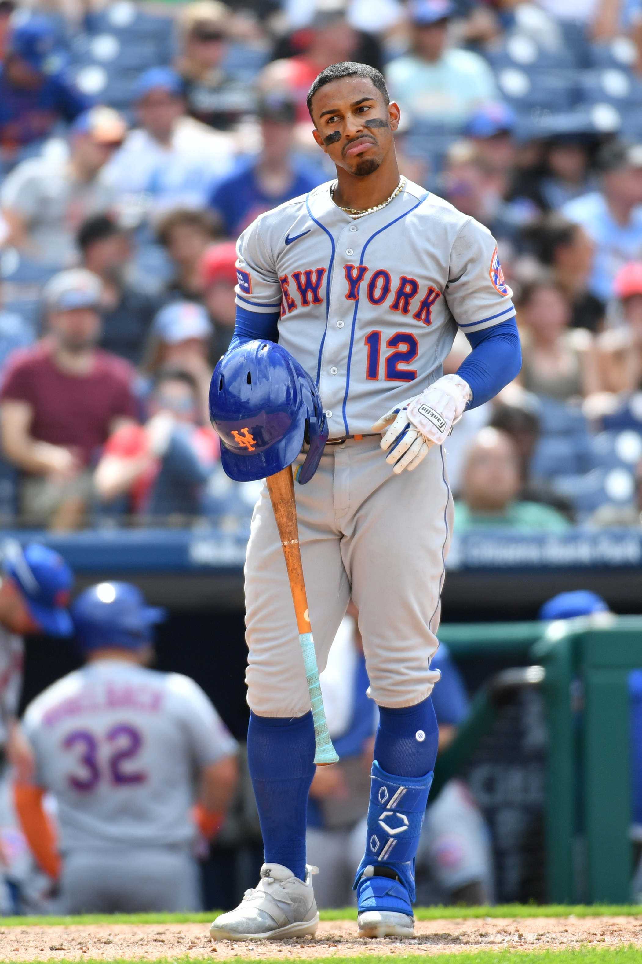 Phillies sweep Cubs, run road win streak to nine | Reuters