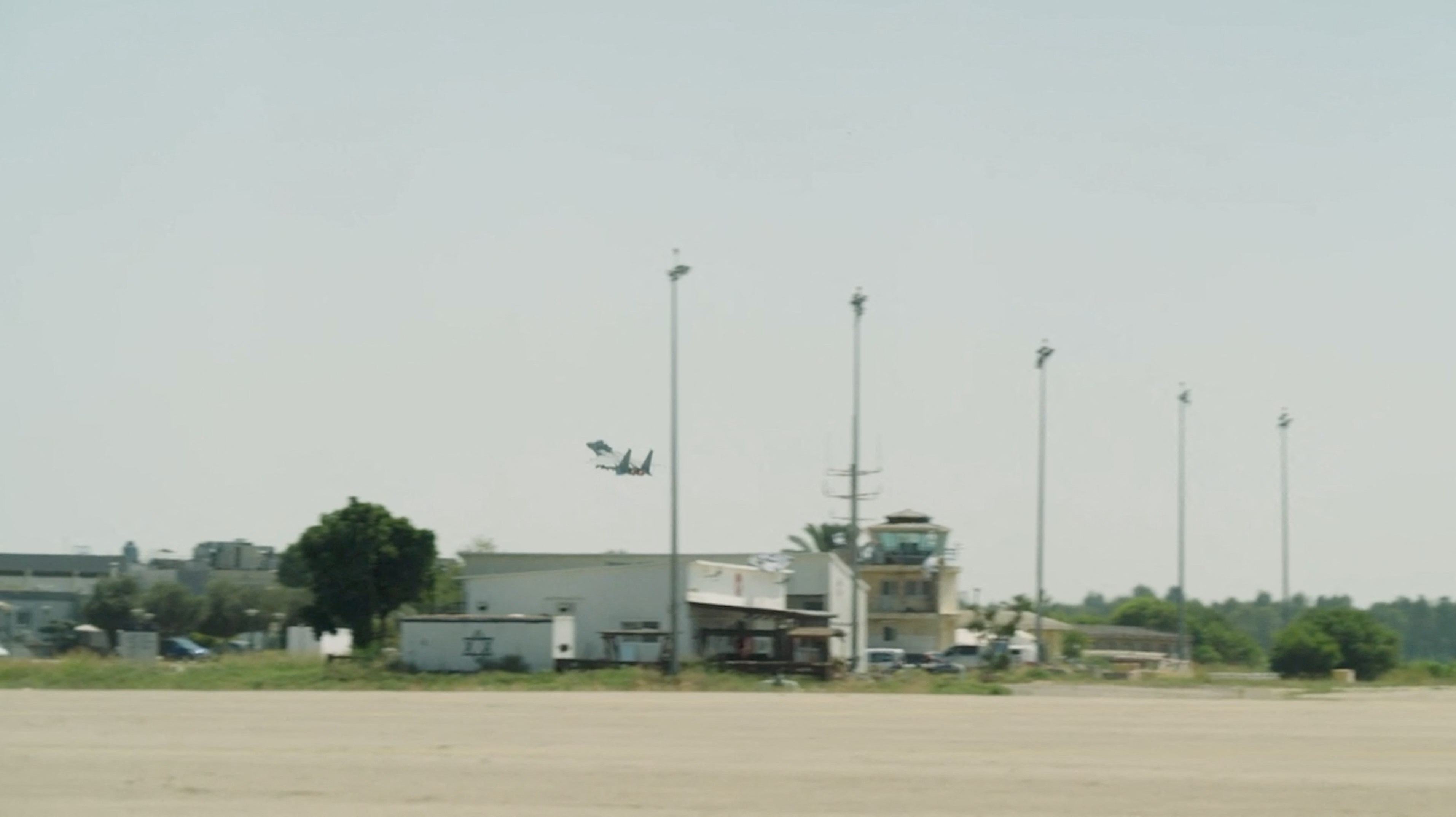 Israeli jets strike Houthi targets in Yemen after Tel Aviv attack | Reuters