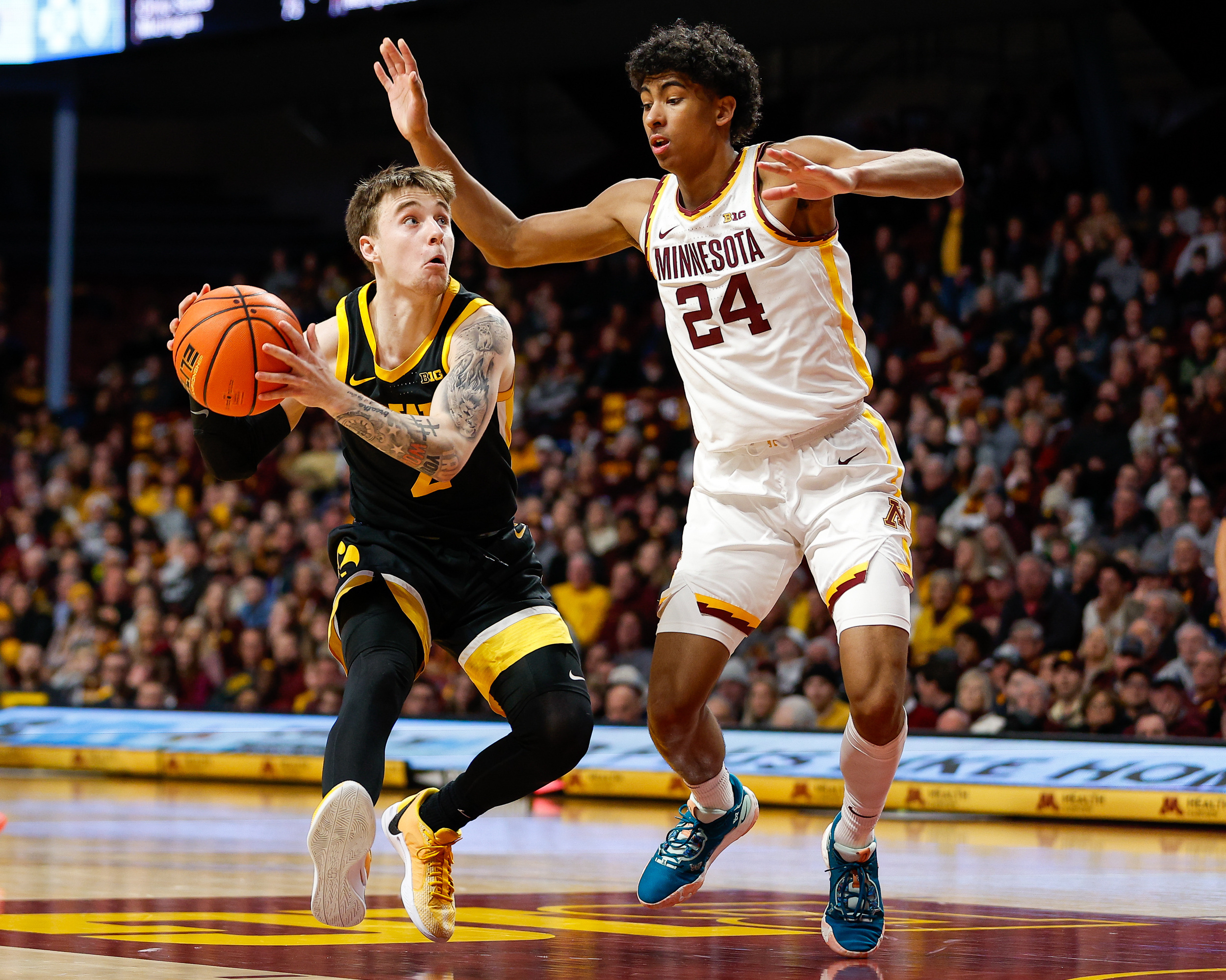 Iowa tops Minnesota to give Fran McCaffery program wins mark | Reuters