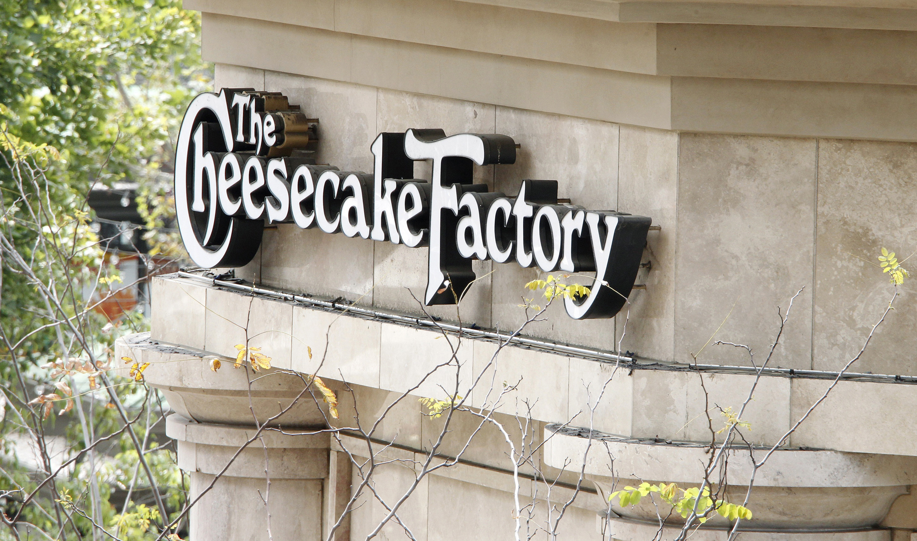 Activist investor urges Cheesecake Factory to explore a potential split ...