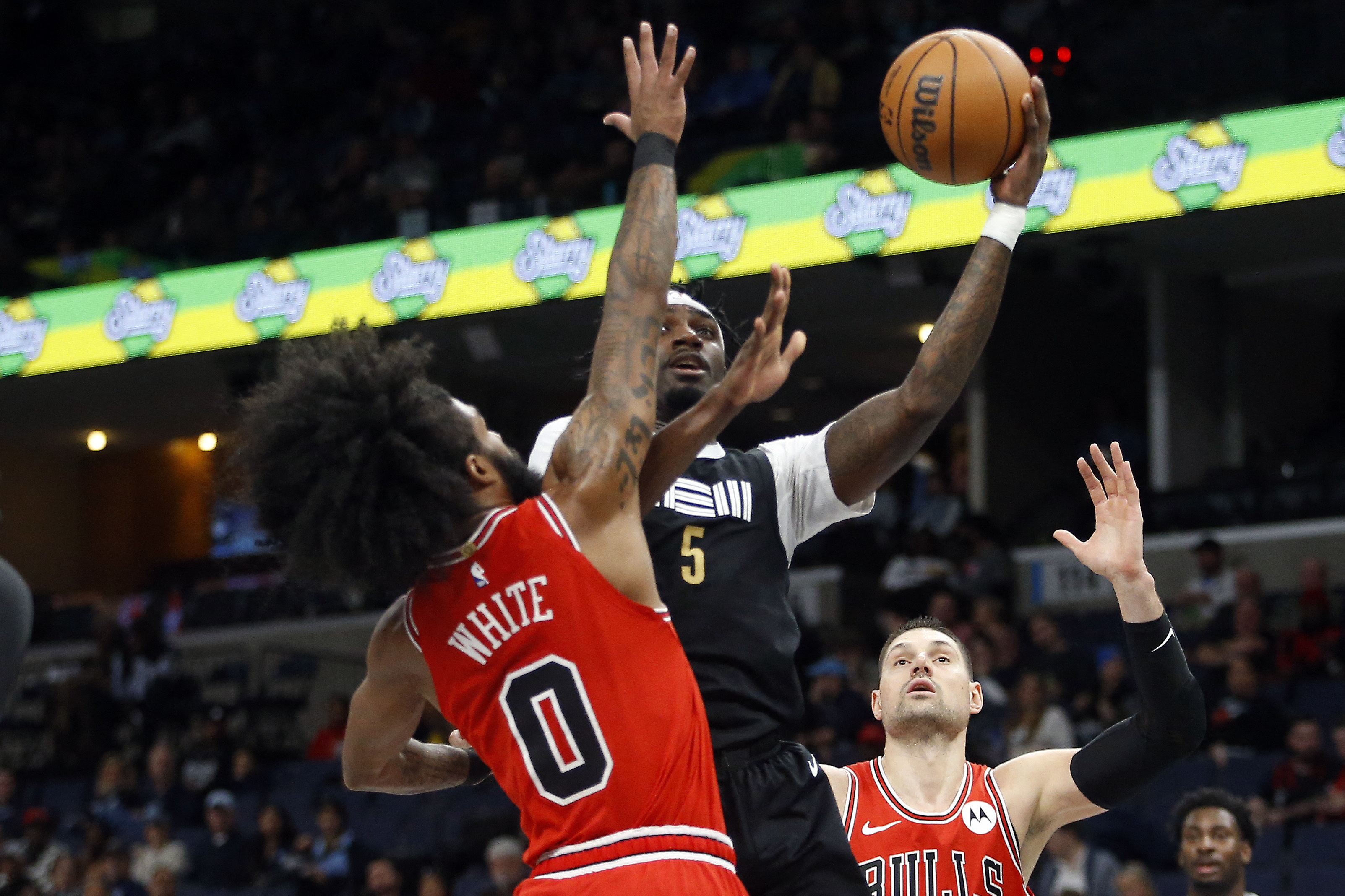 Bulls hand Grizzlies 7th straight loss | Reuters