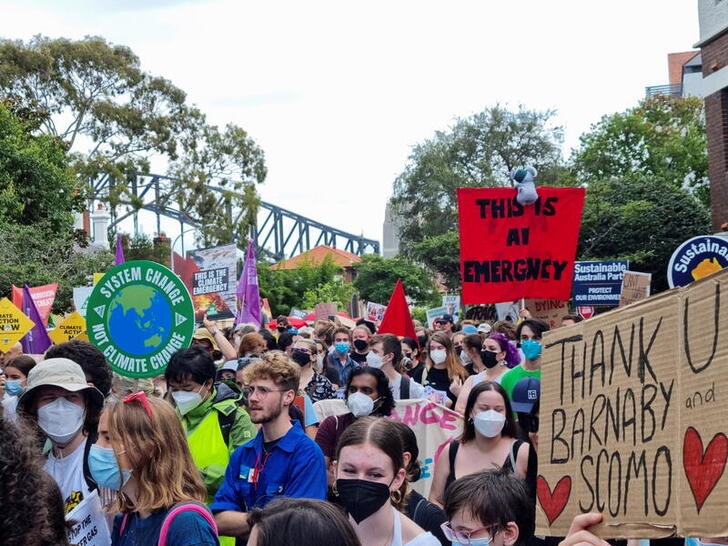 Young Australians take climate protest to prime minister's residence ...