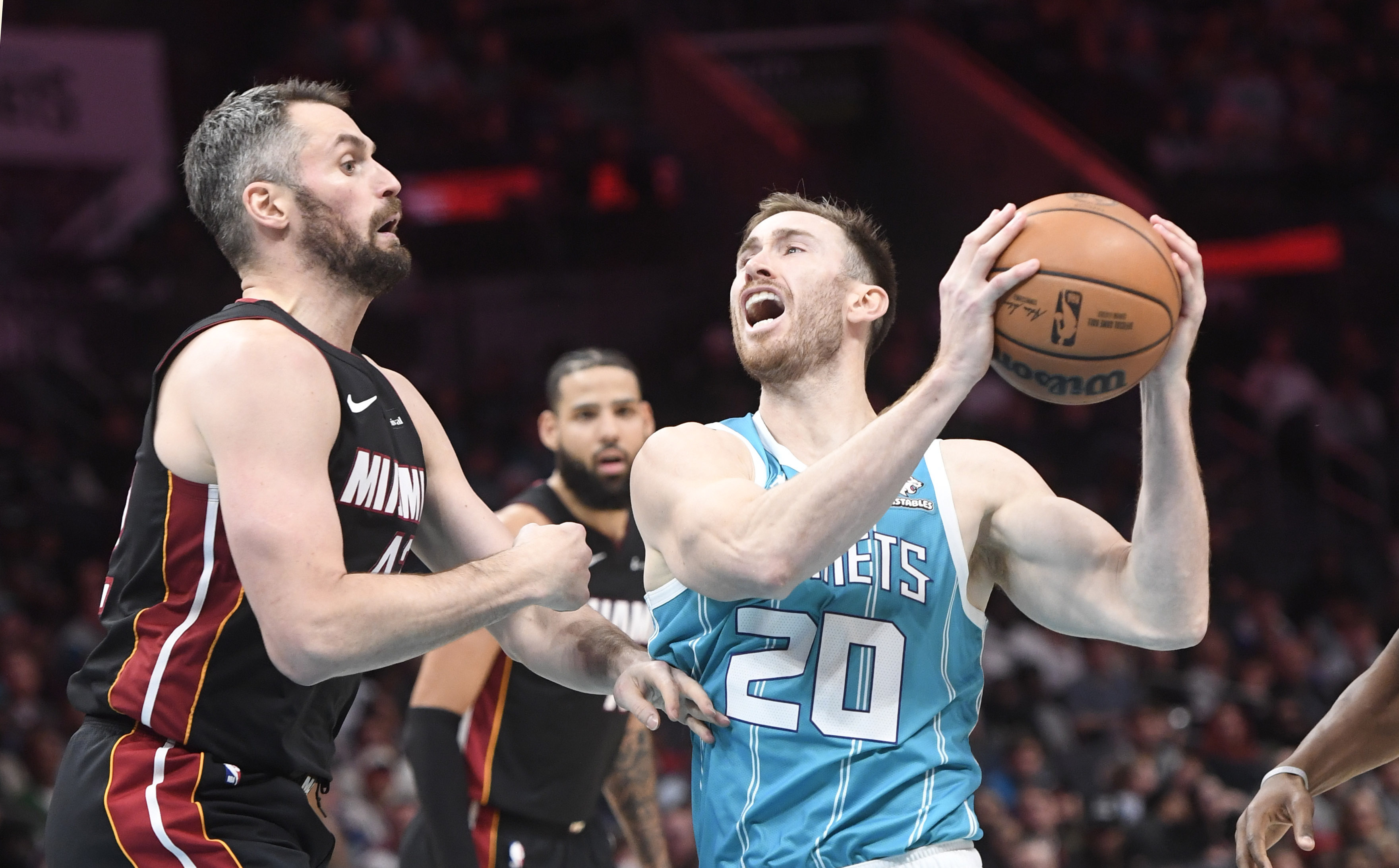 Heat Survive Late Wobble Hold Off Hornets Reuters