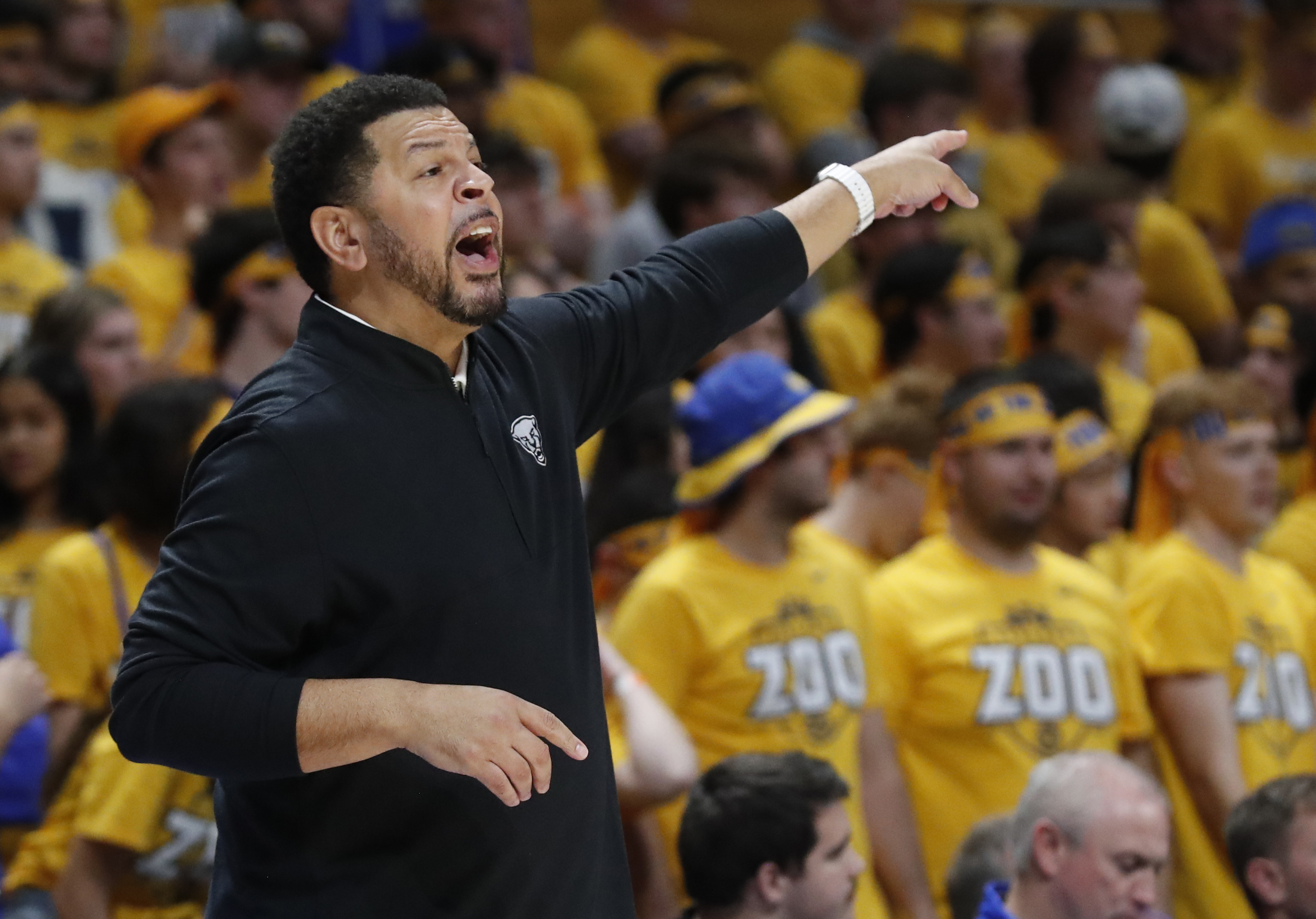 Missouri ends Pitt's home winning streak | Reuters