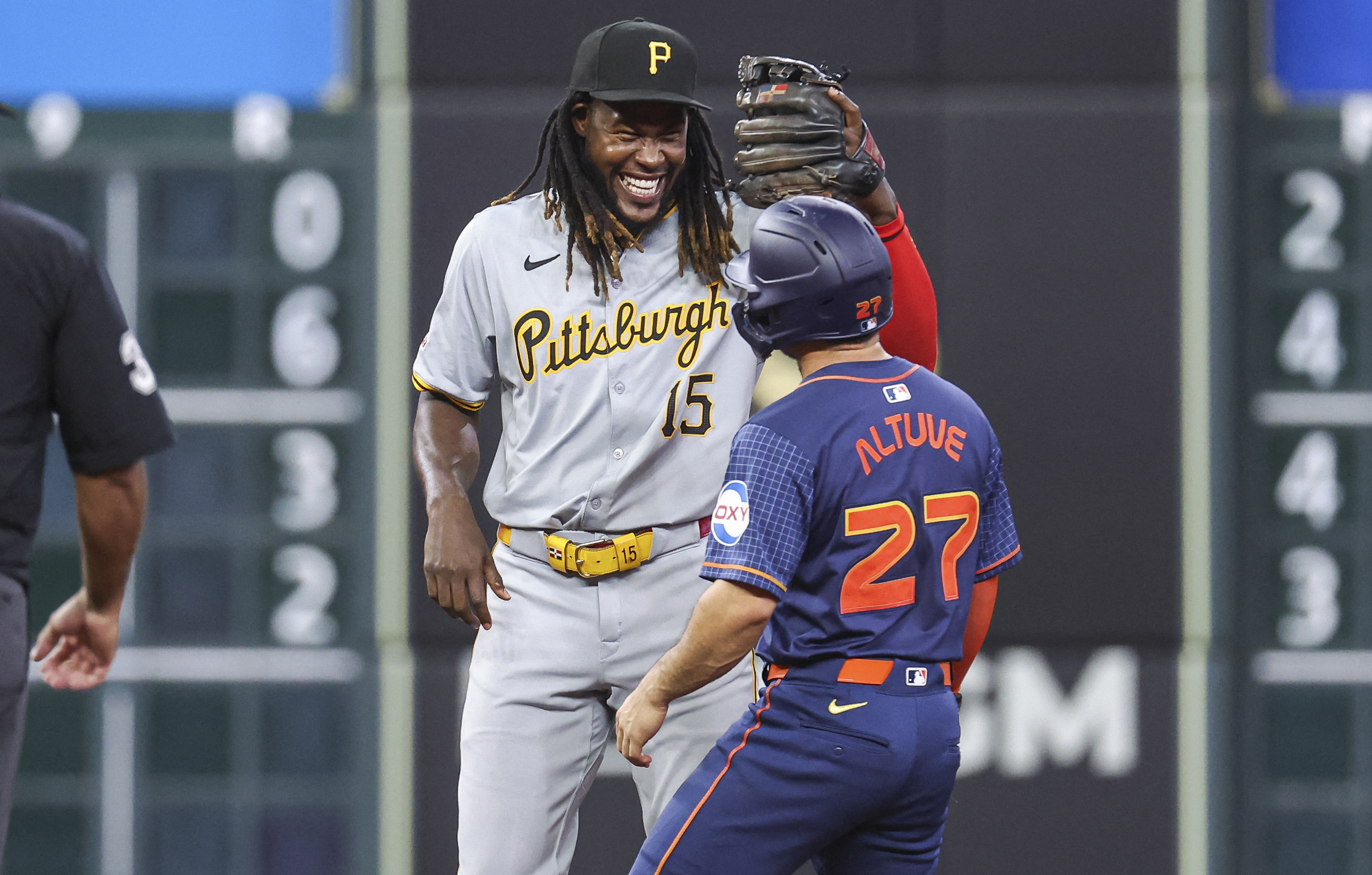 Michael A. Taylor's homer lifts Pirates over Astros | Reuters