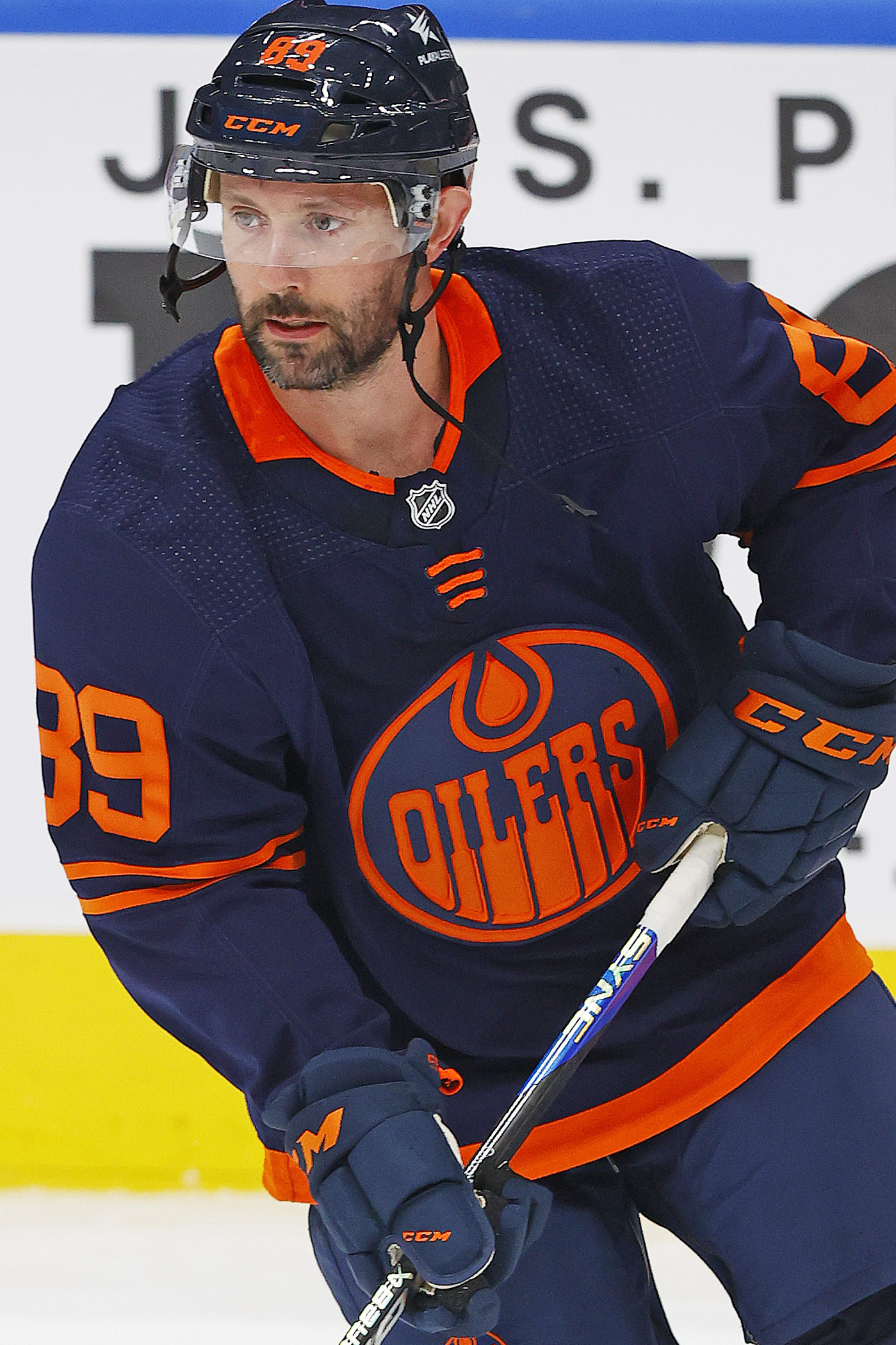 Scott Wedgewood (46 saves), Stars hold off Oilers | Reuters