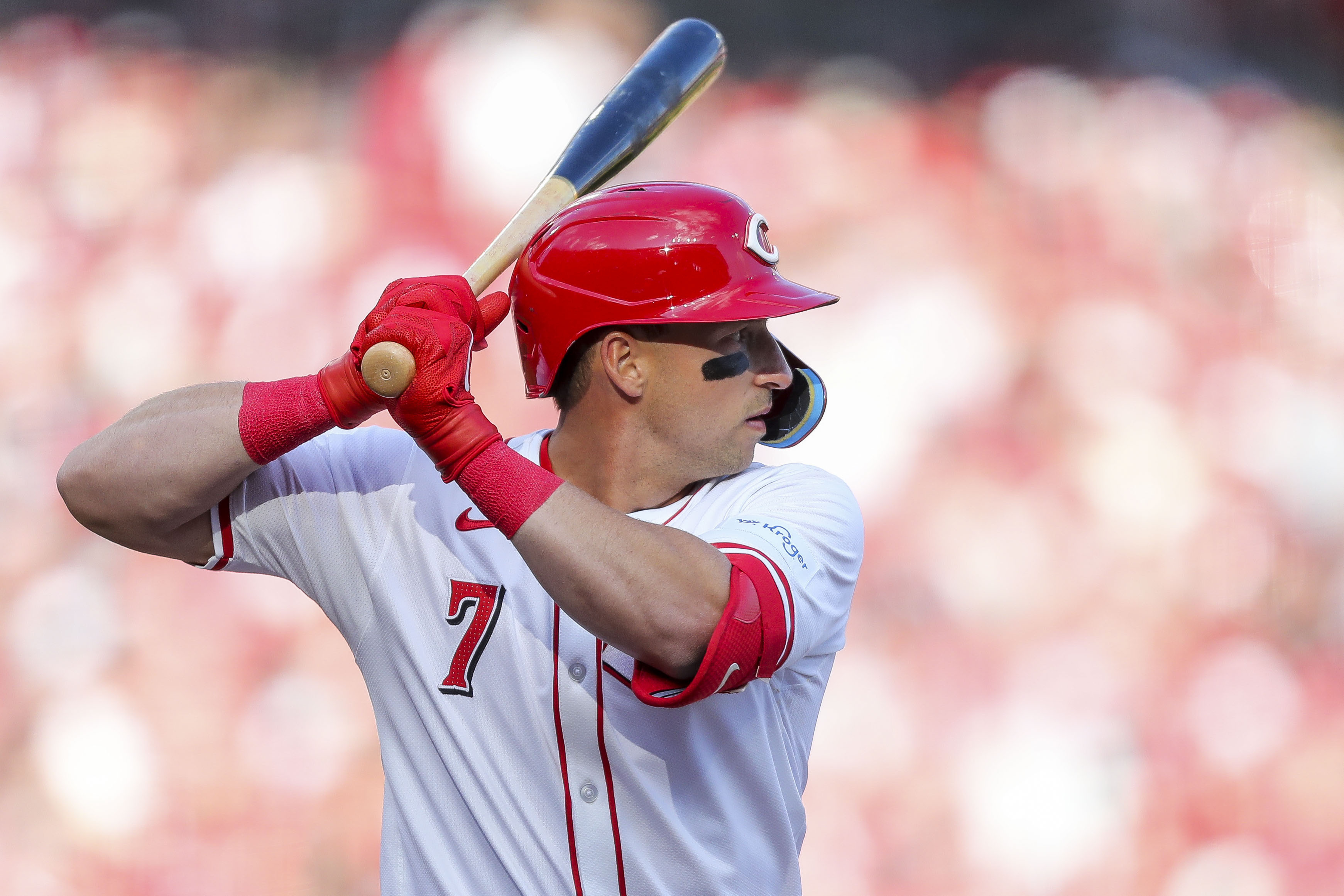 Nick Martini belts 2 HRs as Reds top Nationals | Reuters