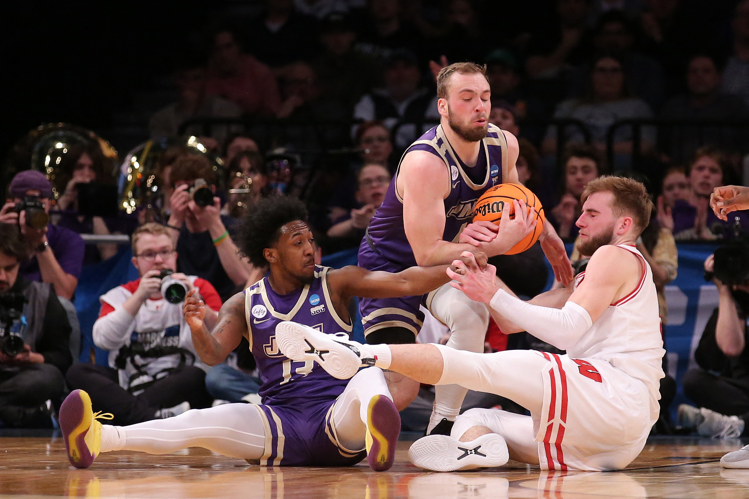 James Madison leads wire to wire in upset of Wisconsin | Reuters