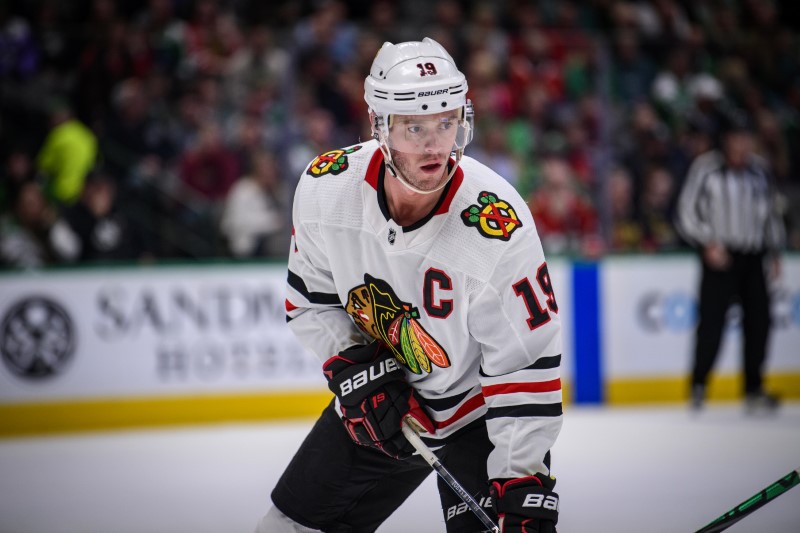 NHL-Blackhawks captain Toews out indefinitely with illness | Reuters