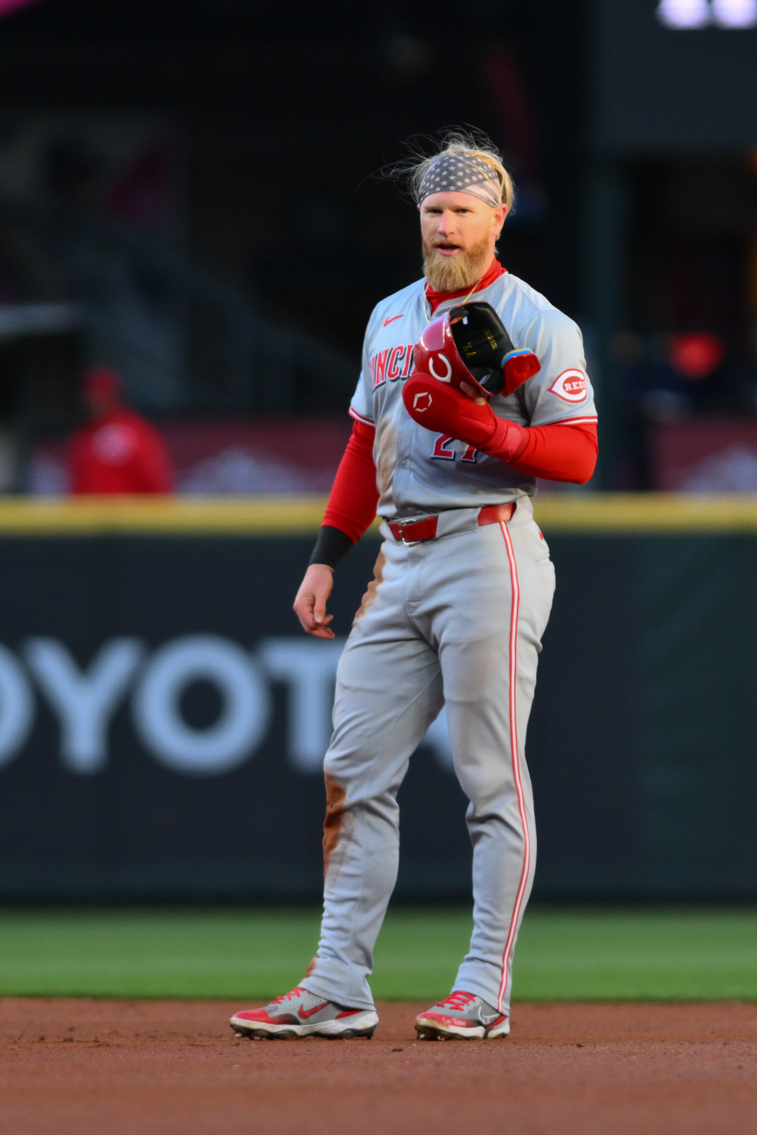 Logan Gilbert holds down Reds as Mariners win again | Reuters
