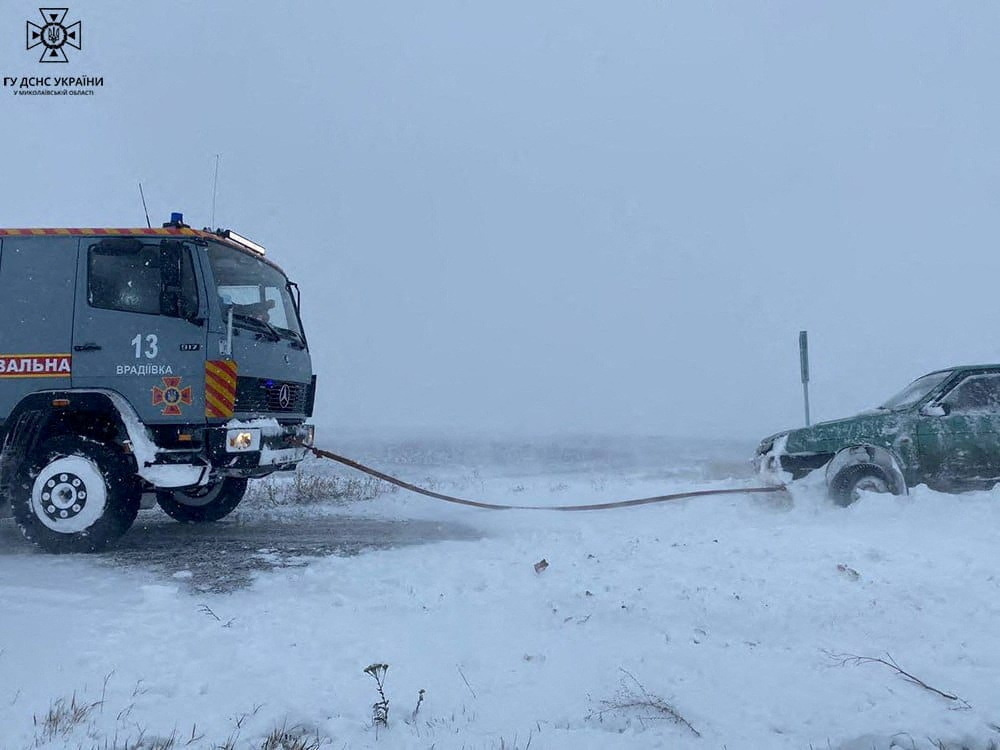 Snowstorm kills eight in Ukraine and Moldova, hundreds of towns lose ...