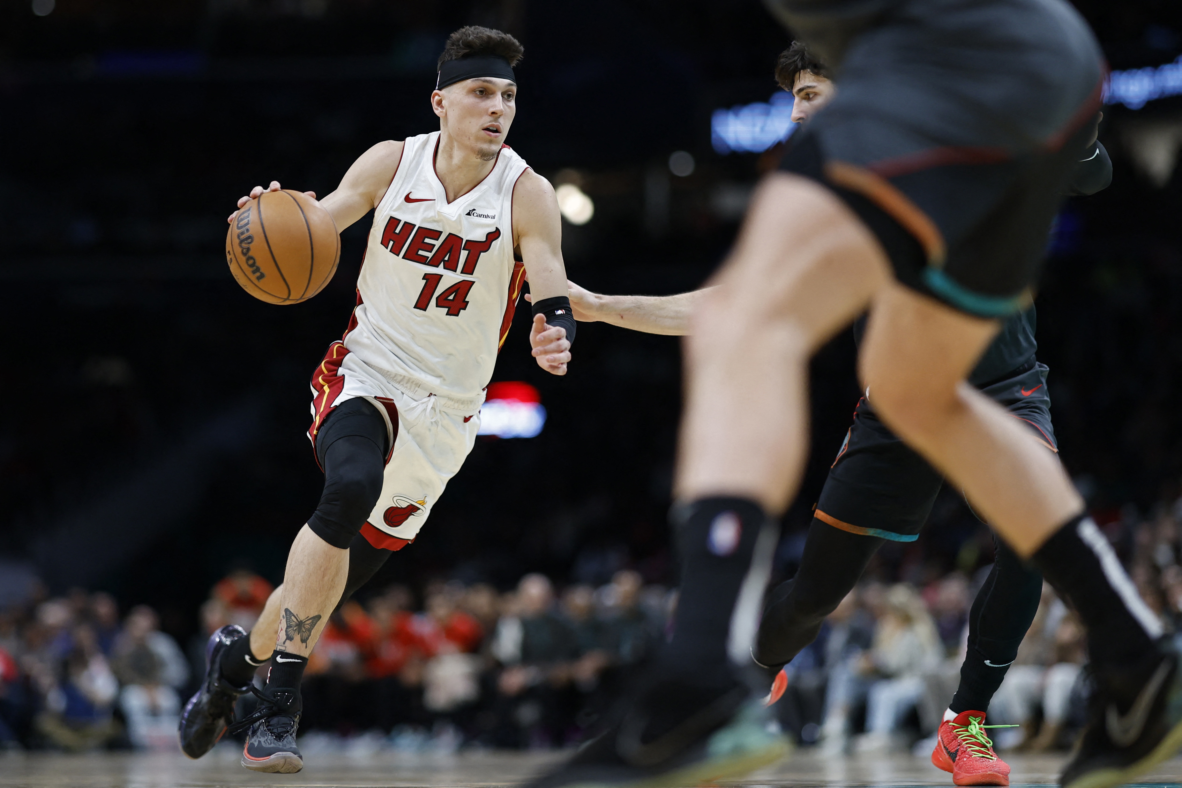 Heat get hot in 3rd quarter, rally past Wizards | Reuters