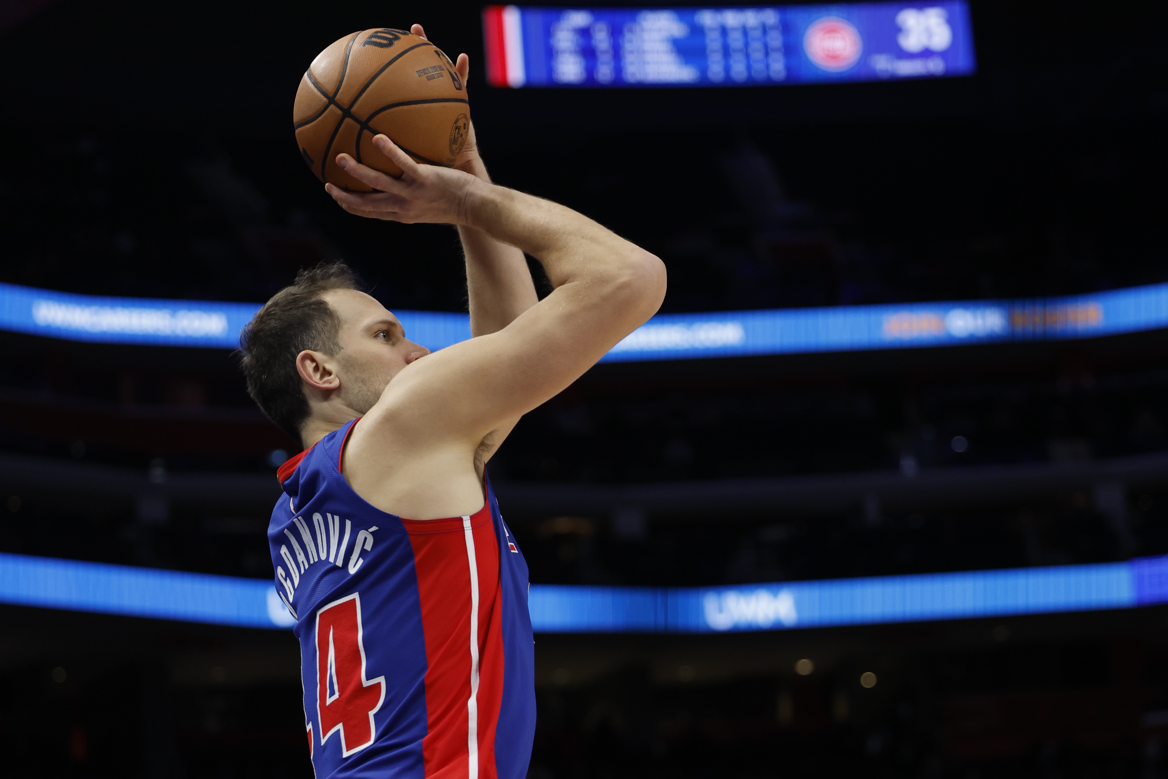 Pistons topple Hornets for rare victory | Reuters