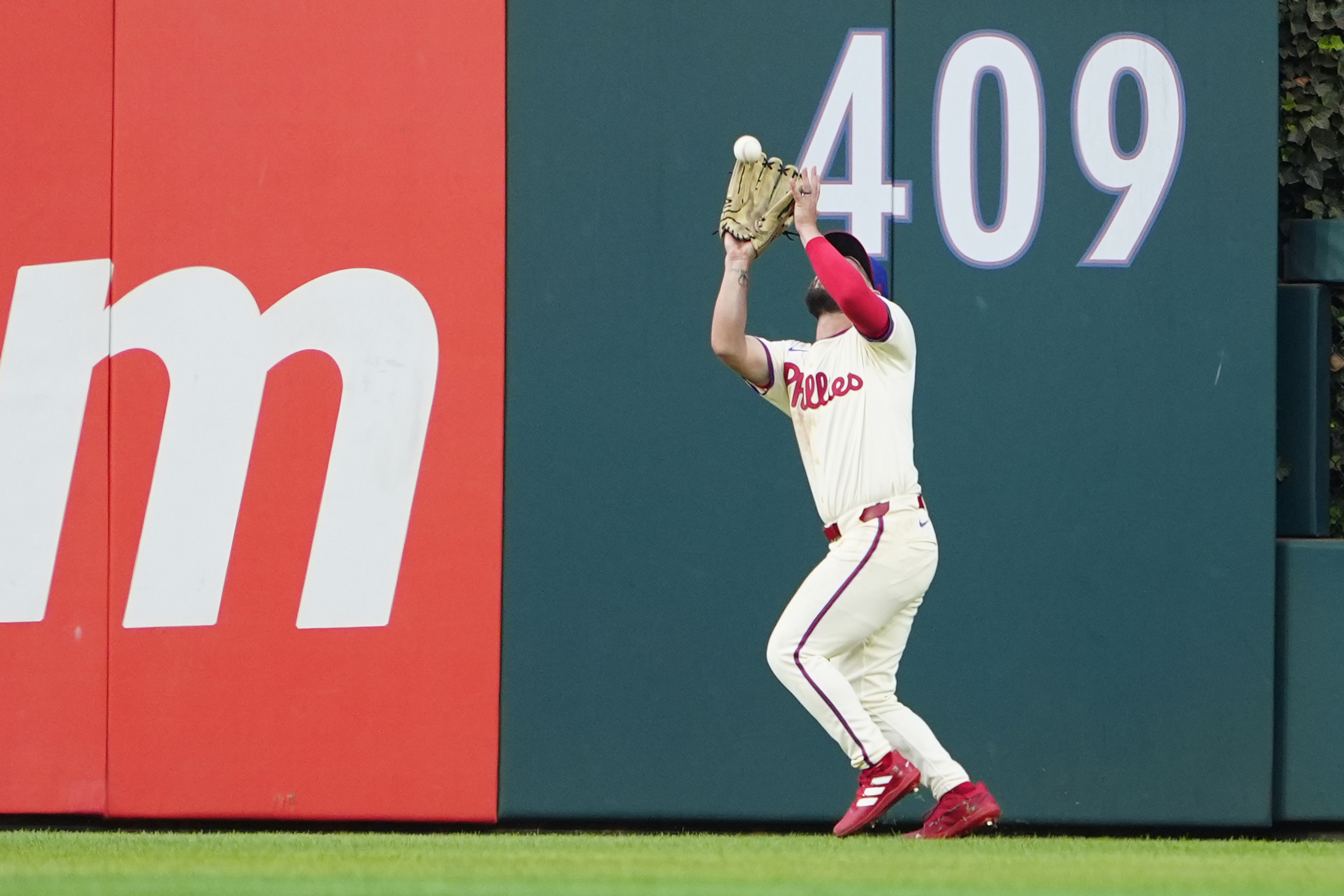 Cal Stevenson caps Phillies' comeback win over Mets | Reuters