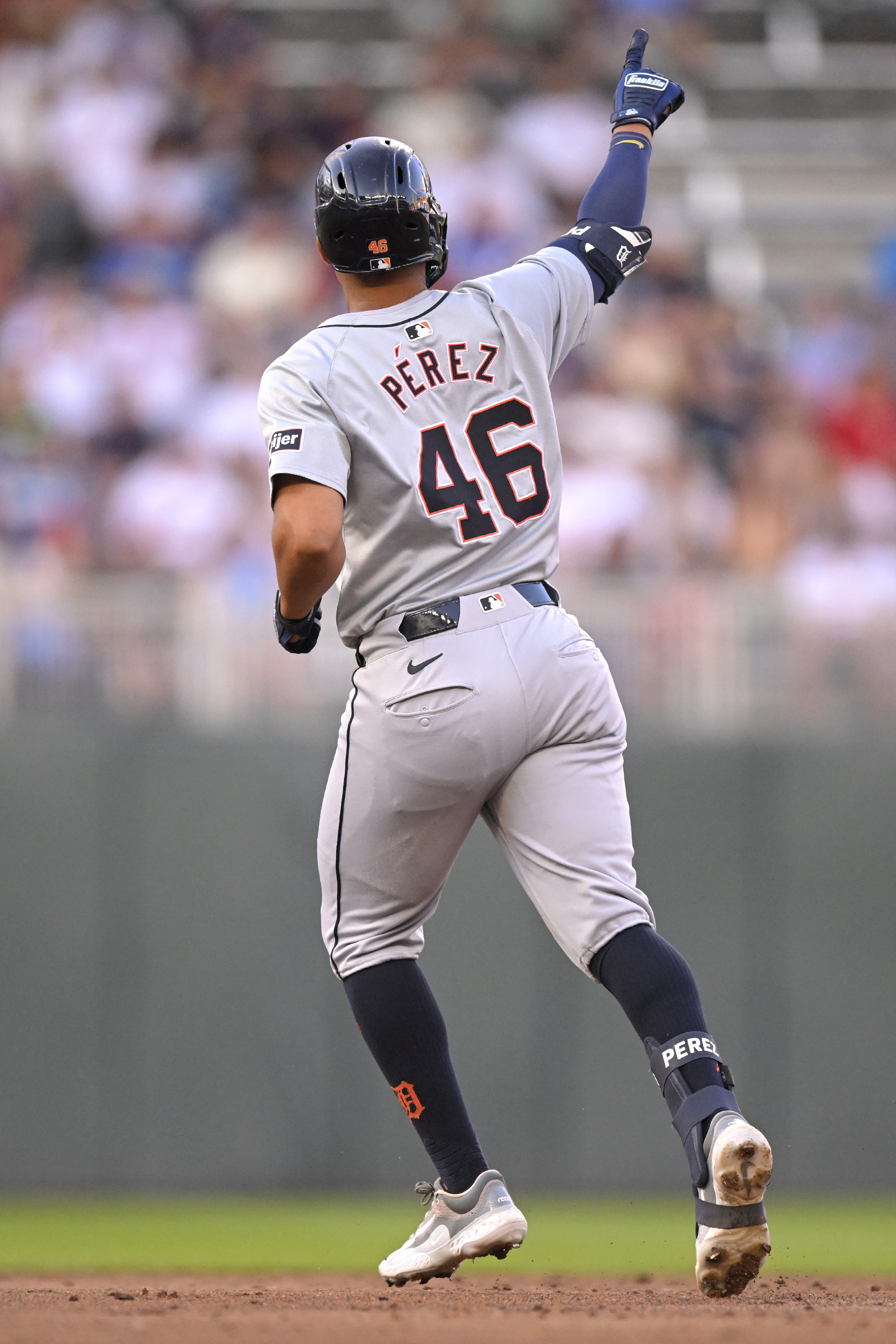 Carson Kelly's slam propels Tigers to blowout of Twins | Reuters