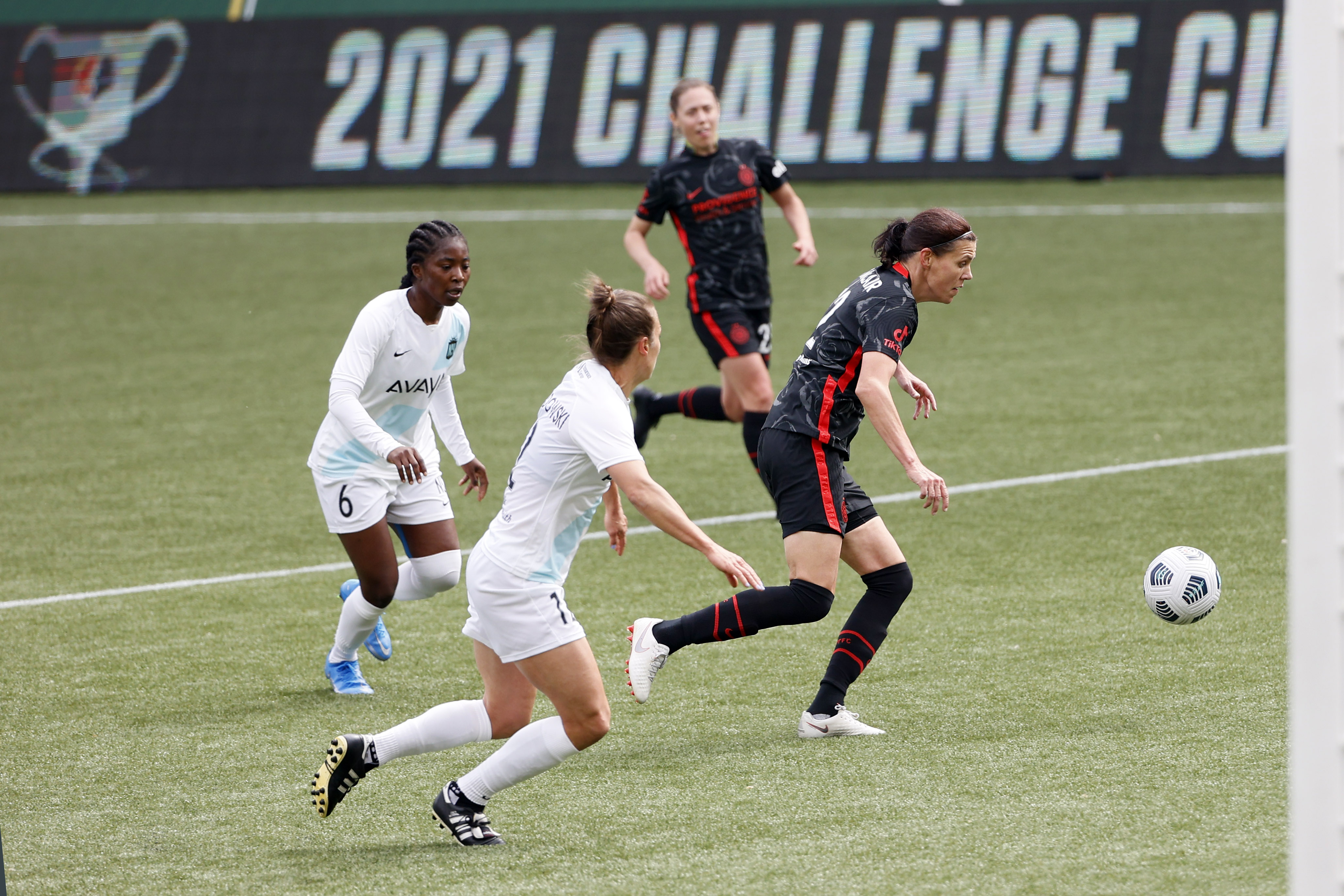 Thorns beat Gotham FC on penalties to win Challenge Cup | Reuters