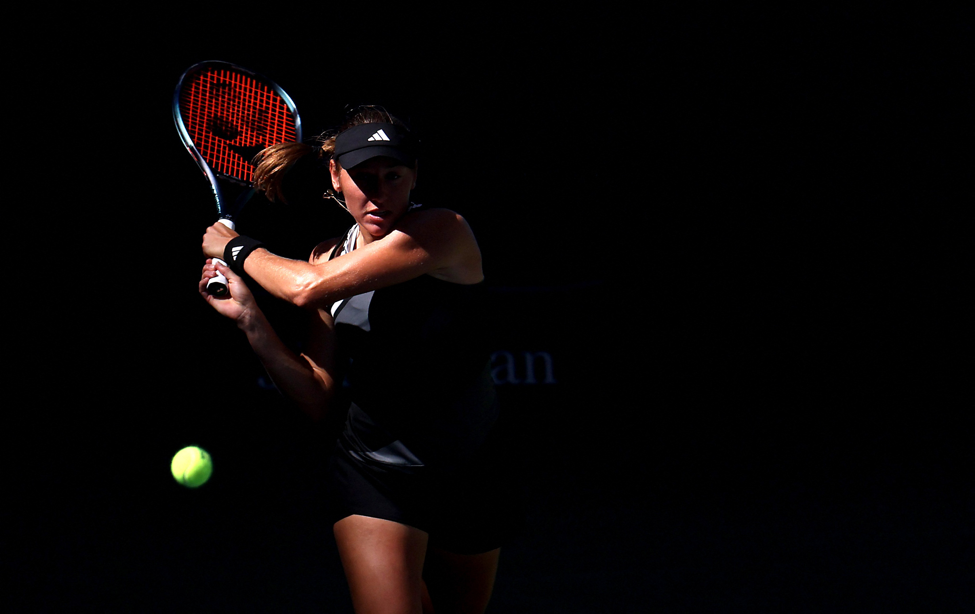 Swiatek routs 'sister' Juvan to reach U.S. Open last 16 | Reuters