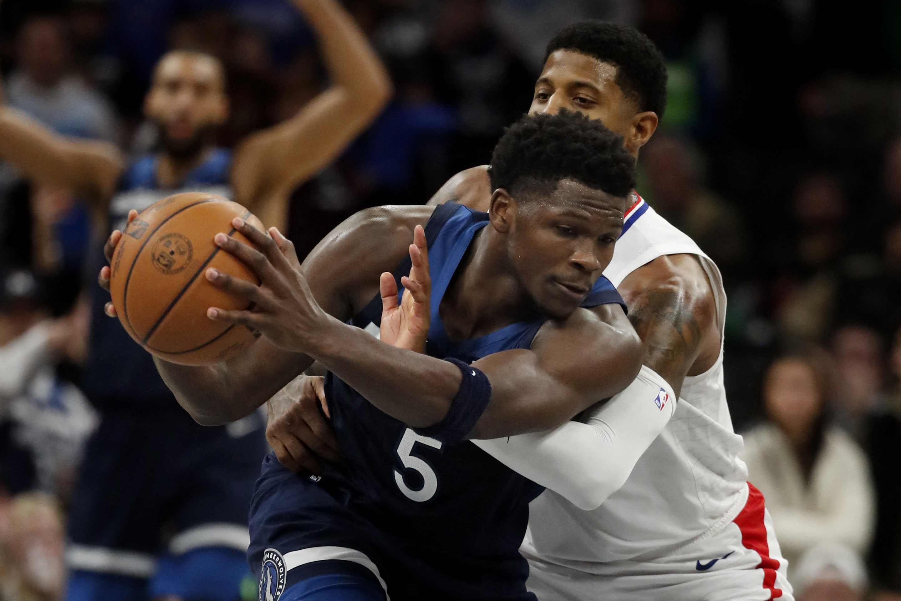Anthony Edwards' 3rd-quarter burst fuels Wolves past Clippers | Reuters