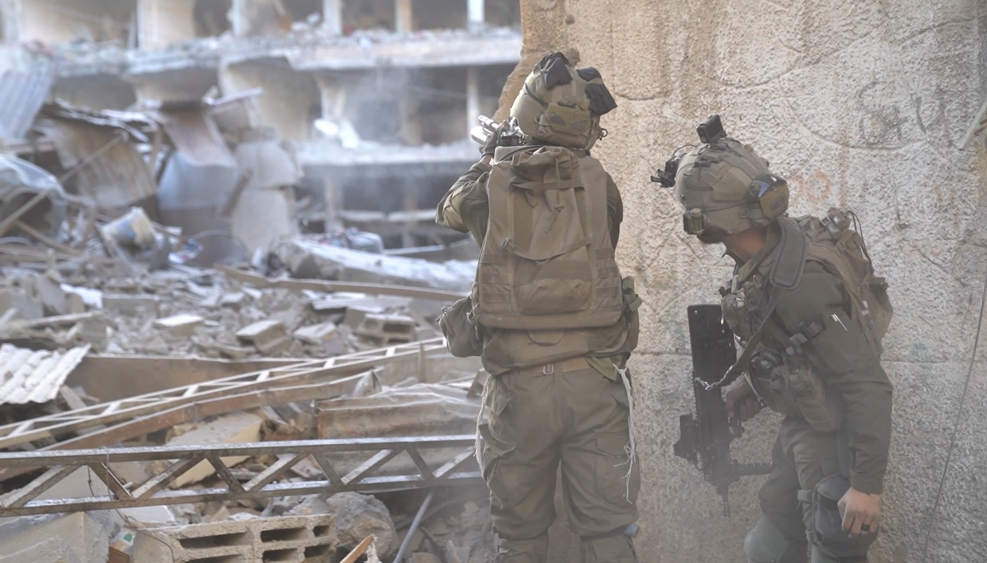 Israeli forces battle Hamas amid ruins of Gaza - January 11, 2024 | Reuters Israeli forces battle Hamas amid ruins of Gaza - January 11, 2024 | Reuters