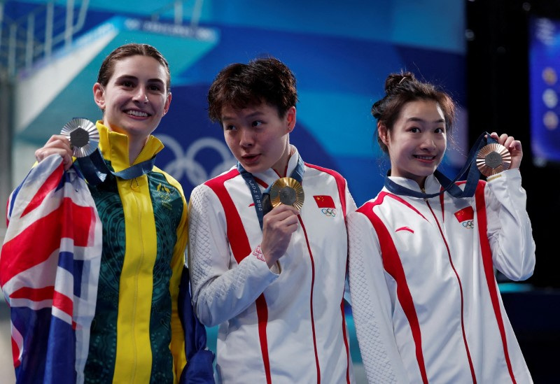 Diving-Paris medallists share precious moments on and off the podium ...
