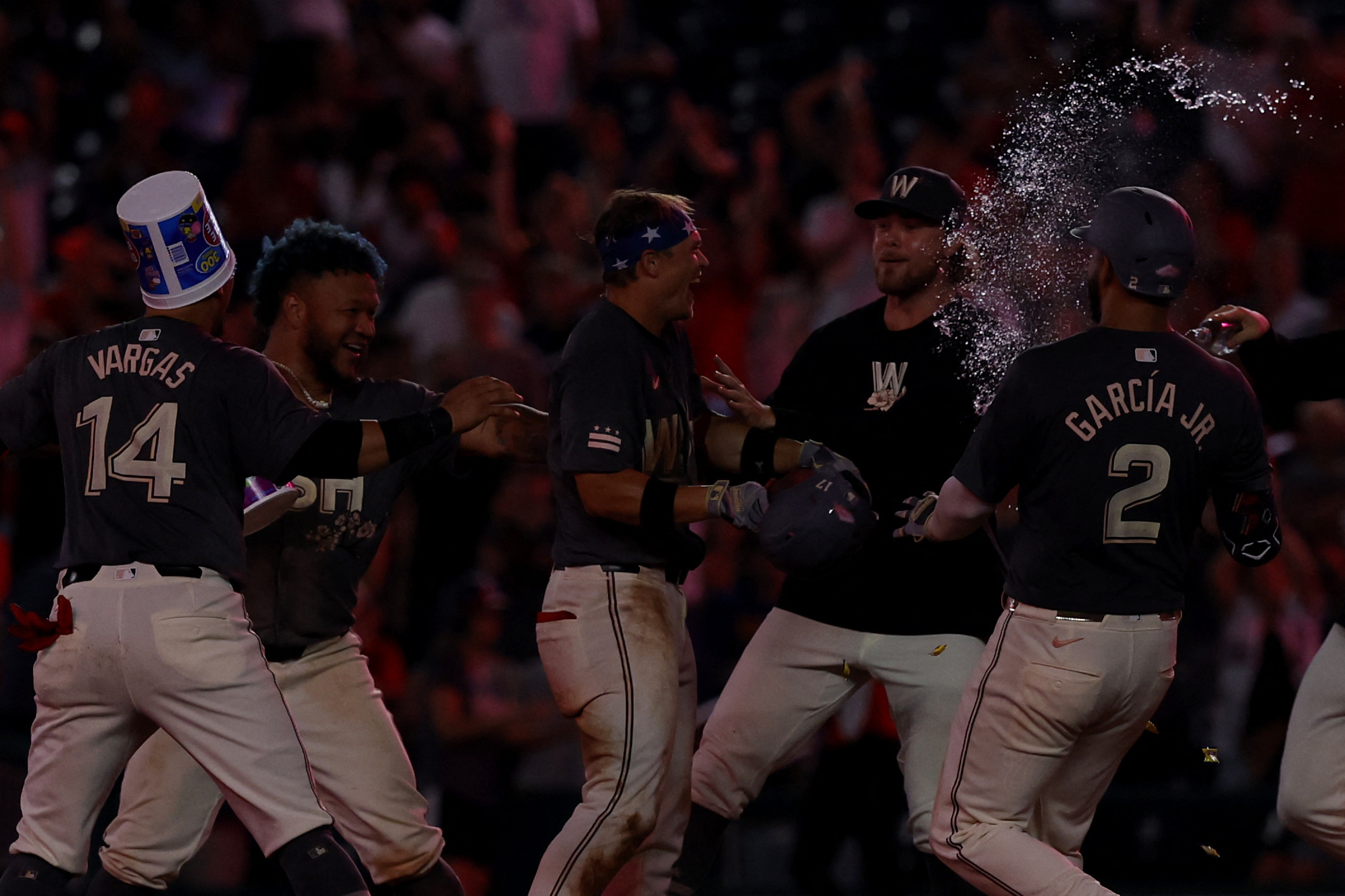 Nationals turn away Angels with walk-off win in 10th | Reuters