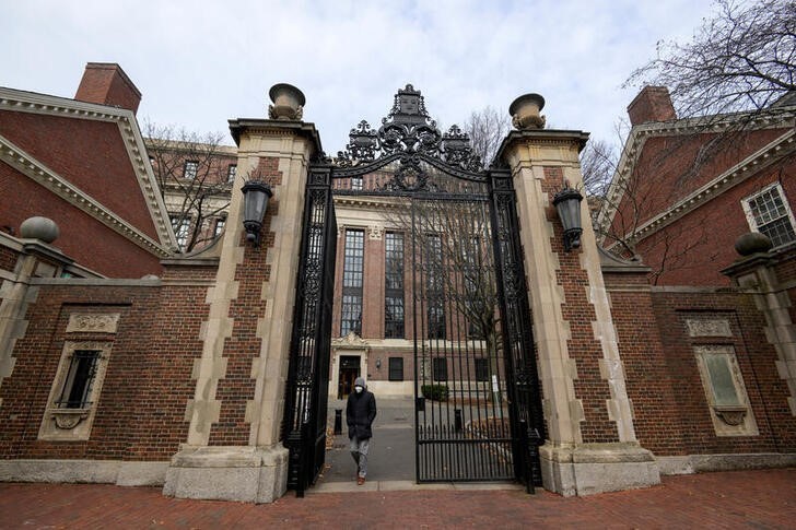 Harvard Law School says enrollment of students of color dropped after ...