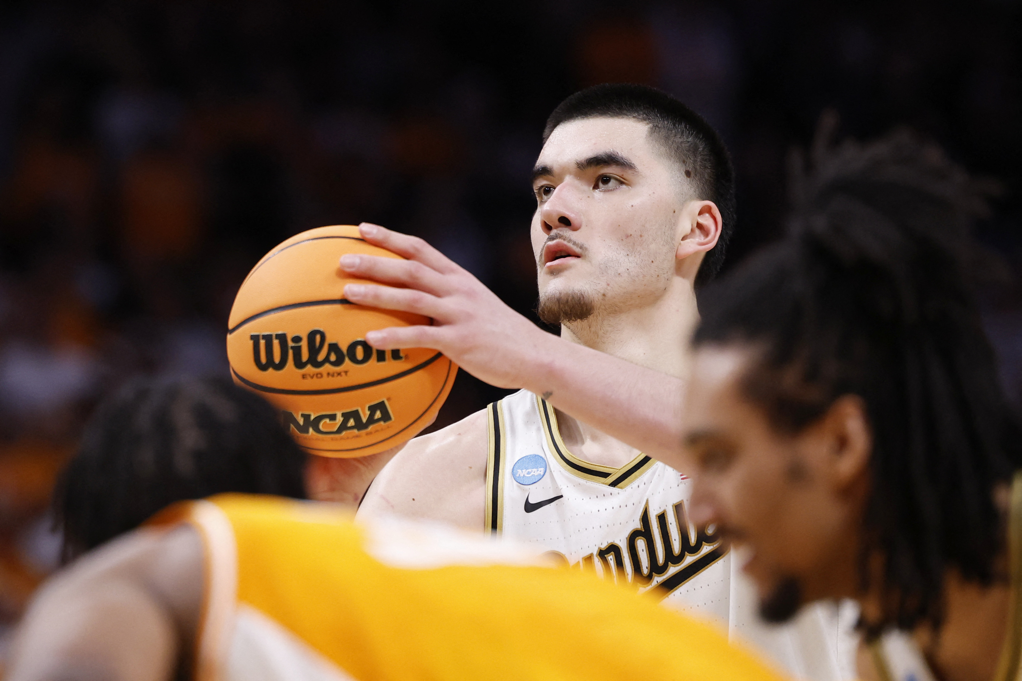 Zach Edey's career day powers Purdue past Tennessee, into Final Four ...