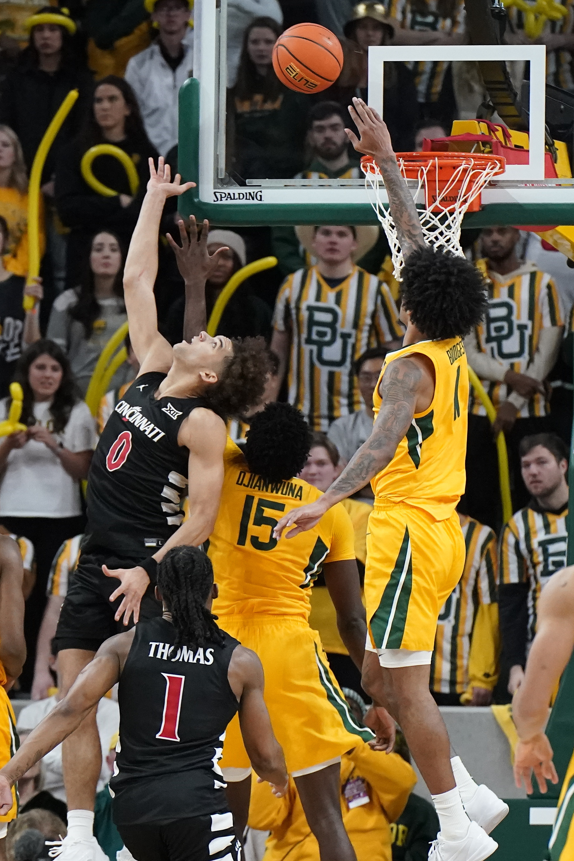 No. 14 Baylor survives visit from Cincinnati | Reuters