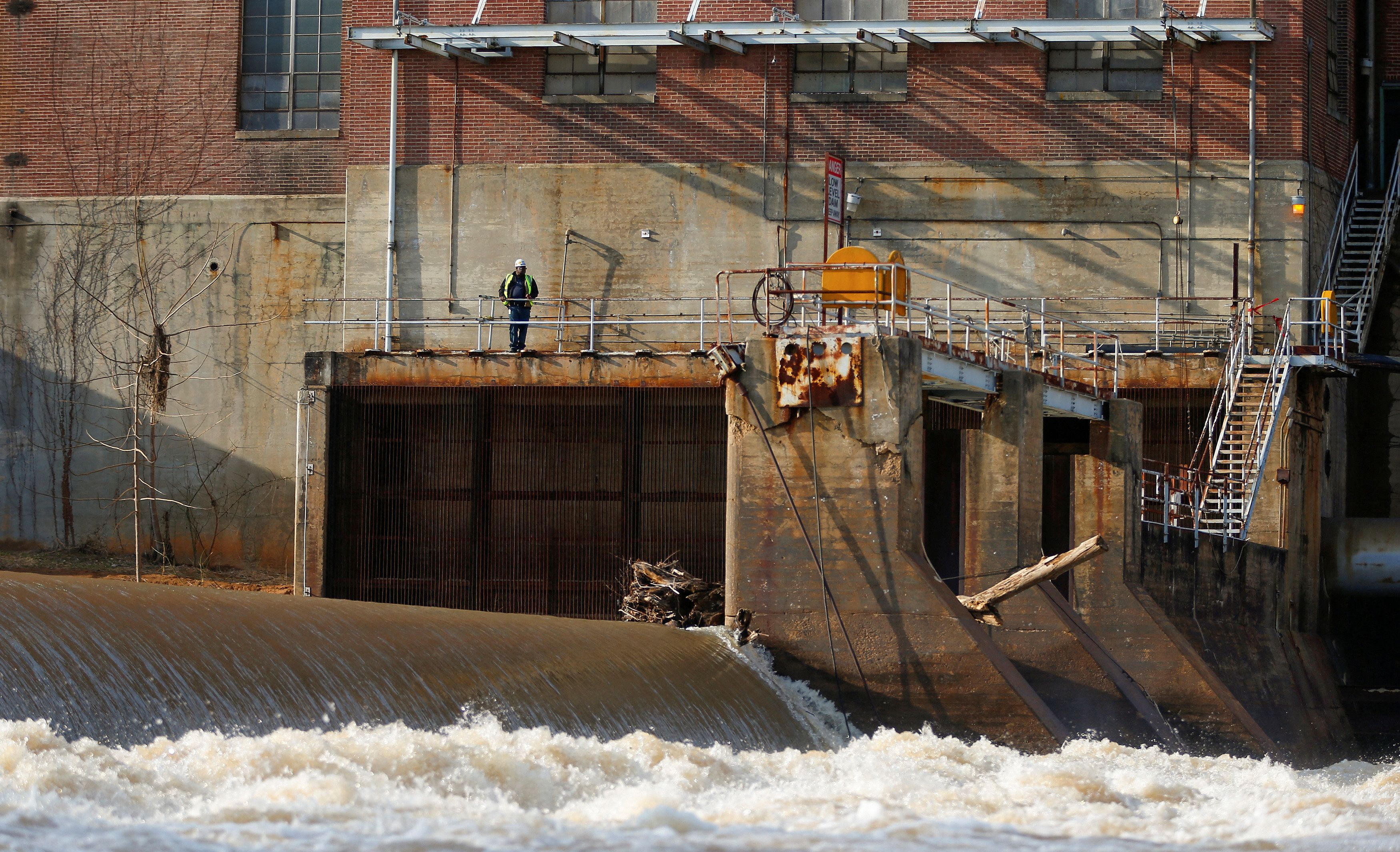 Biden EPA advances efforts to curb toxic coal ash contamination | Reuters