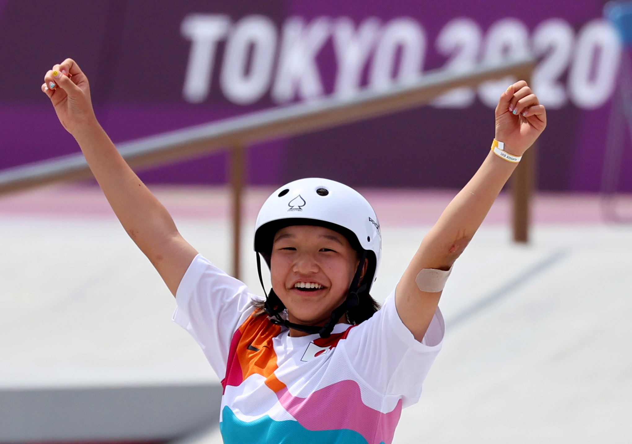 Schoolgirl scoops skateboarding gold as Japan warms to the Games | Reuters
