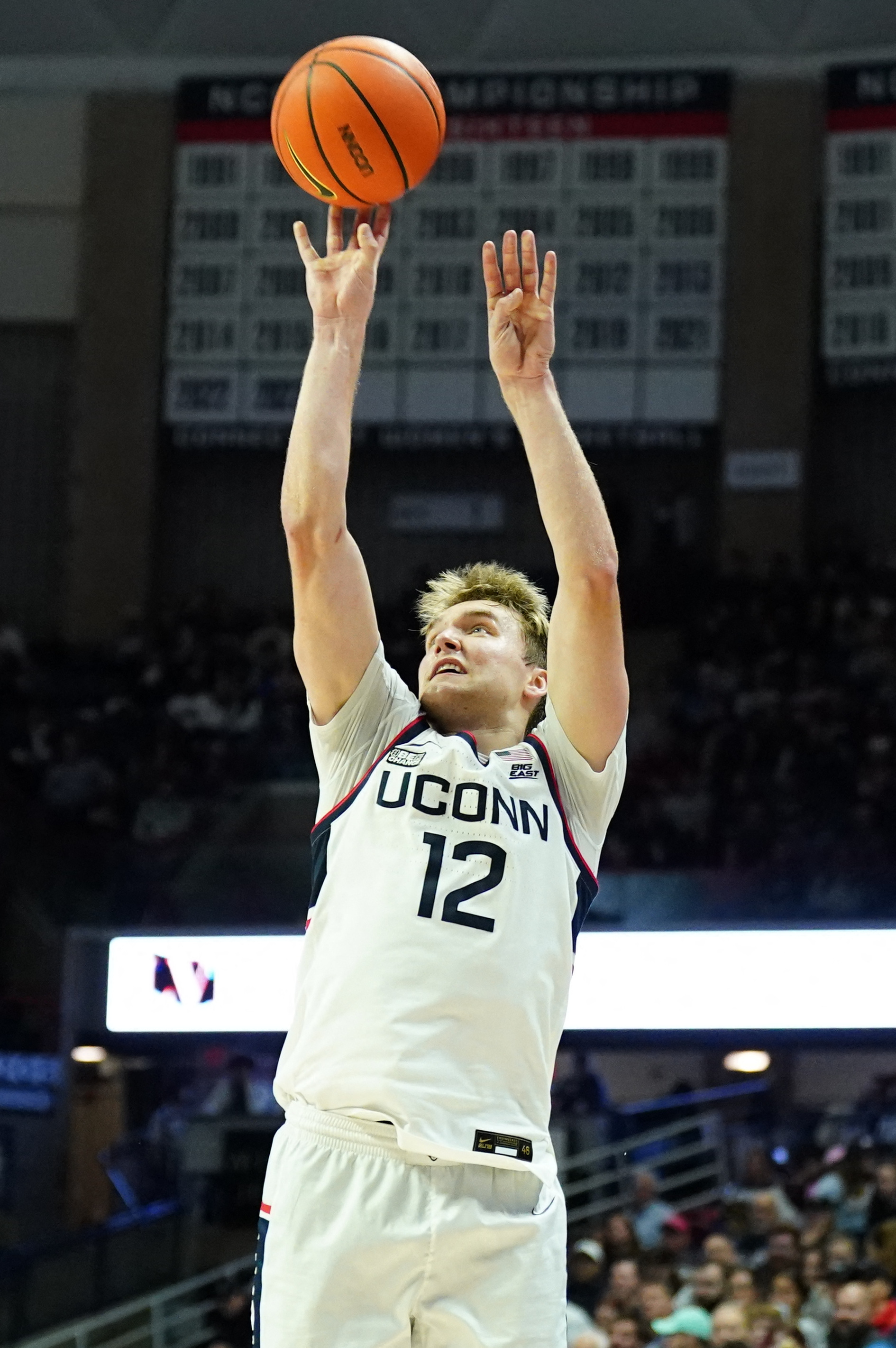 No. 4 UConn pounds UNH, sets nonconference rout streak | Reuters