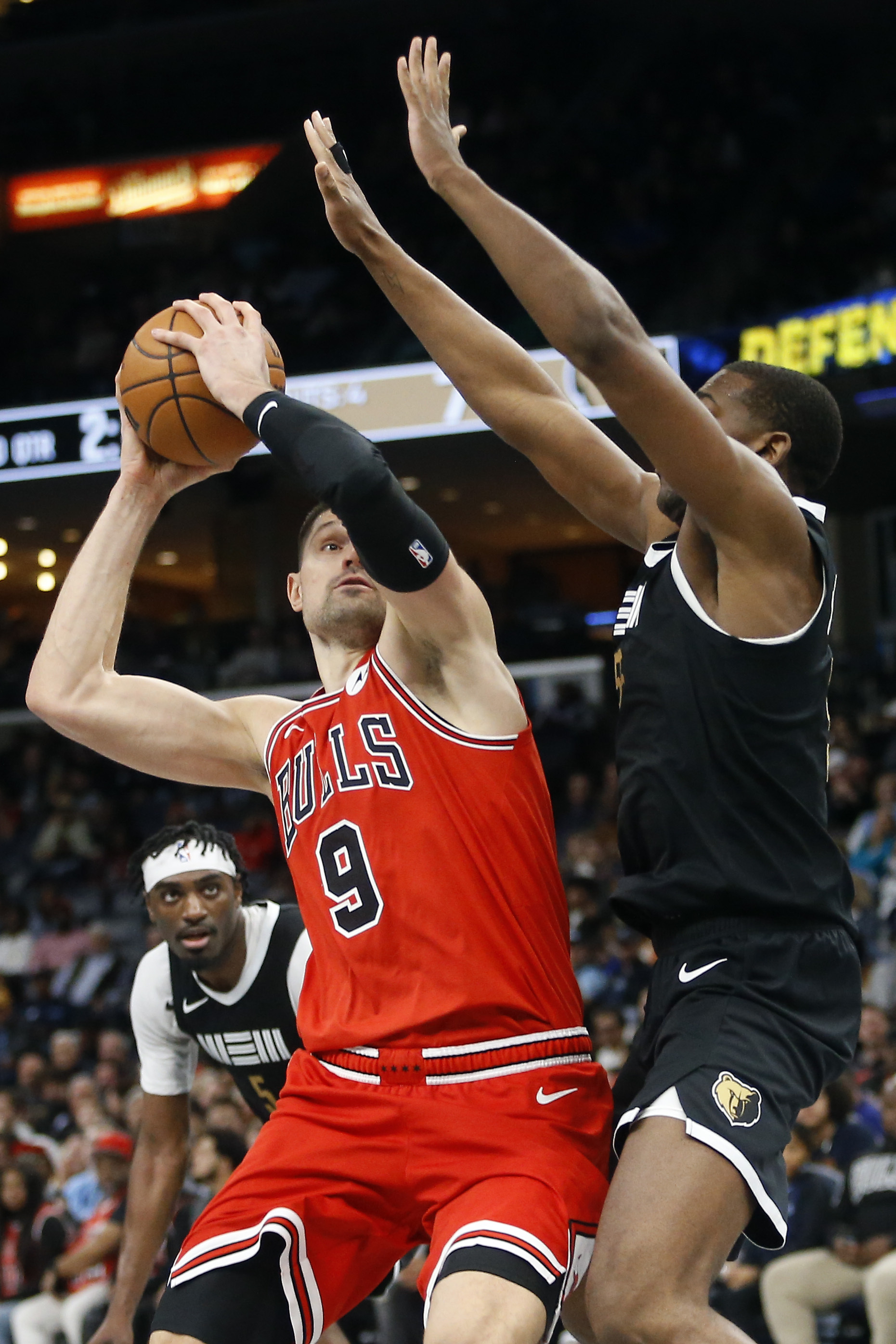 Bulls hand Grizzlies 7th straight loss | Reuters