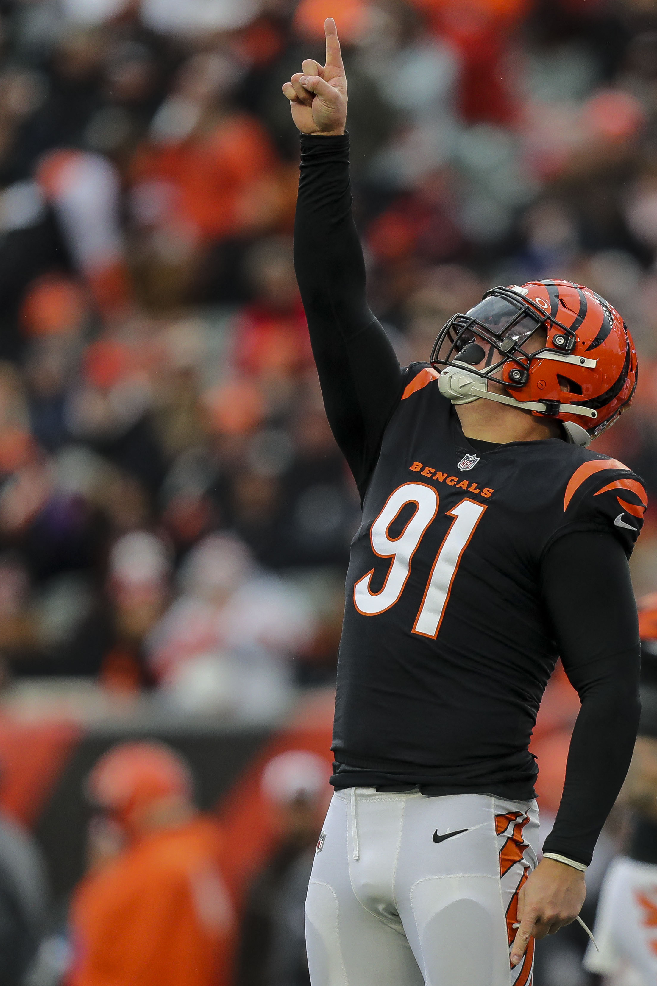 Bengals roll past Browns; entire AFC North finishes above .500 | Reuters