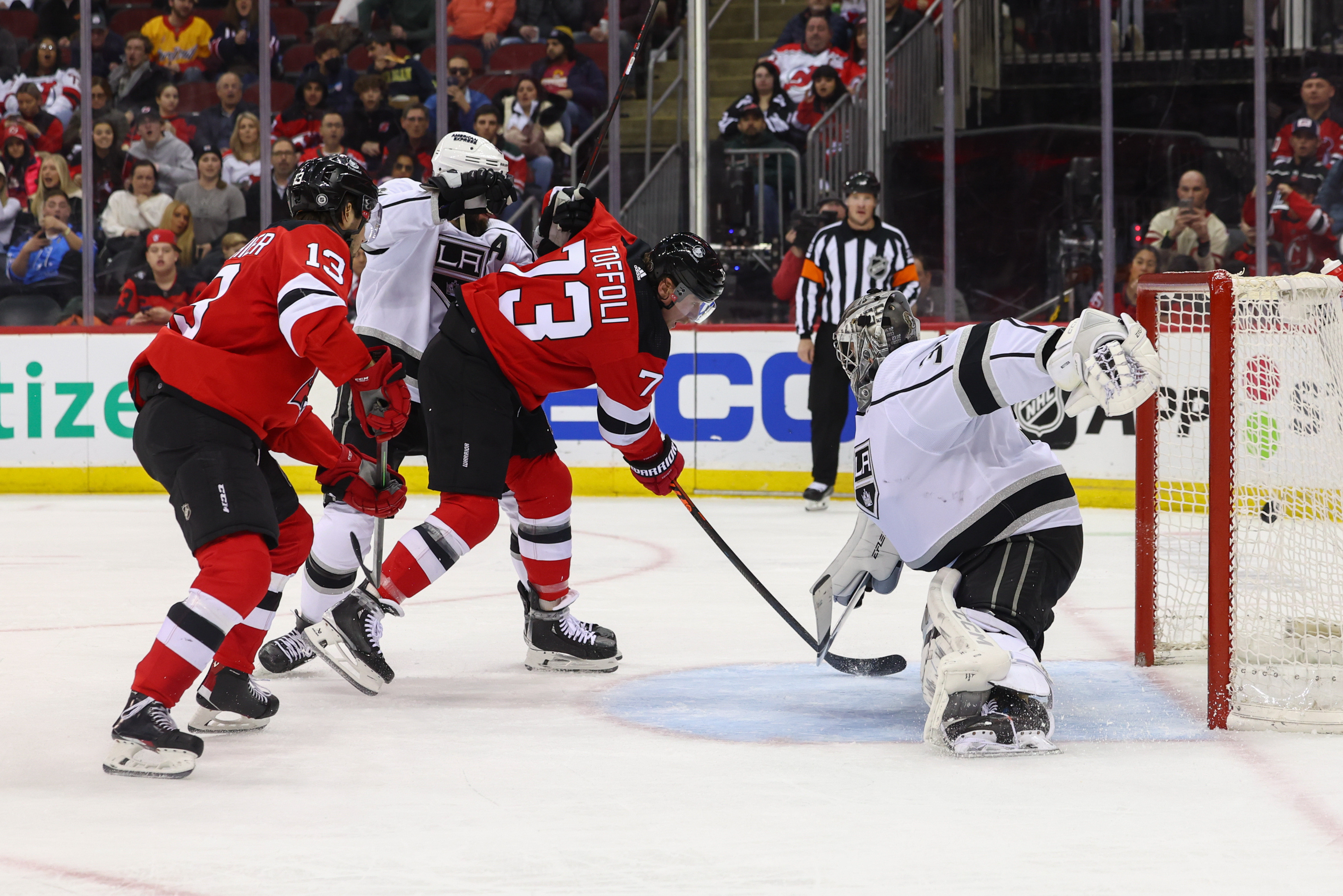 Quinton Byfield's late goal lifts Kings past Devils | Reuters