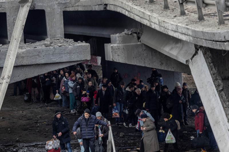 2,000 civilians evacuated from Irpin near Kyiv - Ukrainian police | Reuters