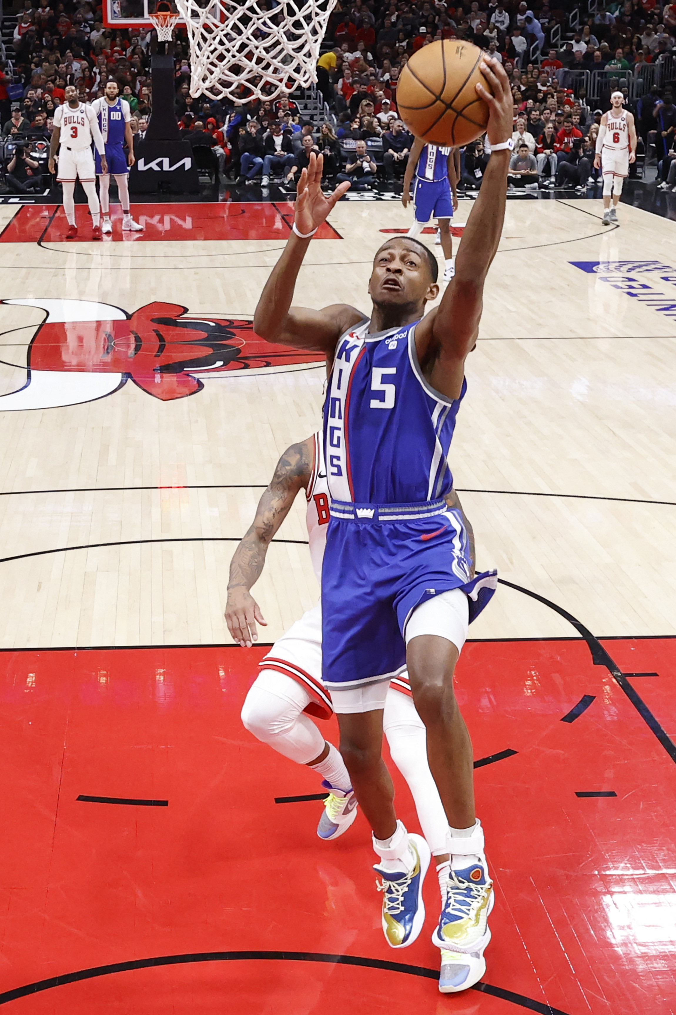 Kings' stars provide big lift in win over Bulls | Reuters