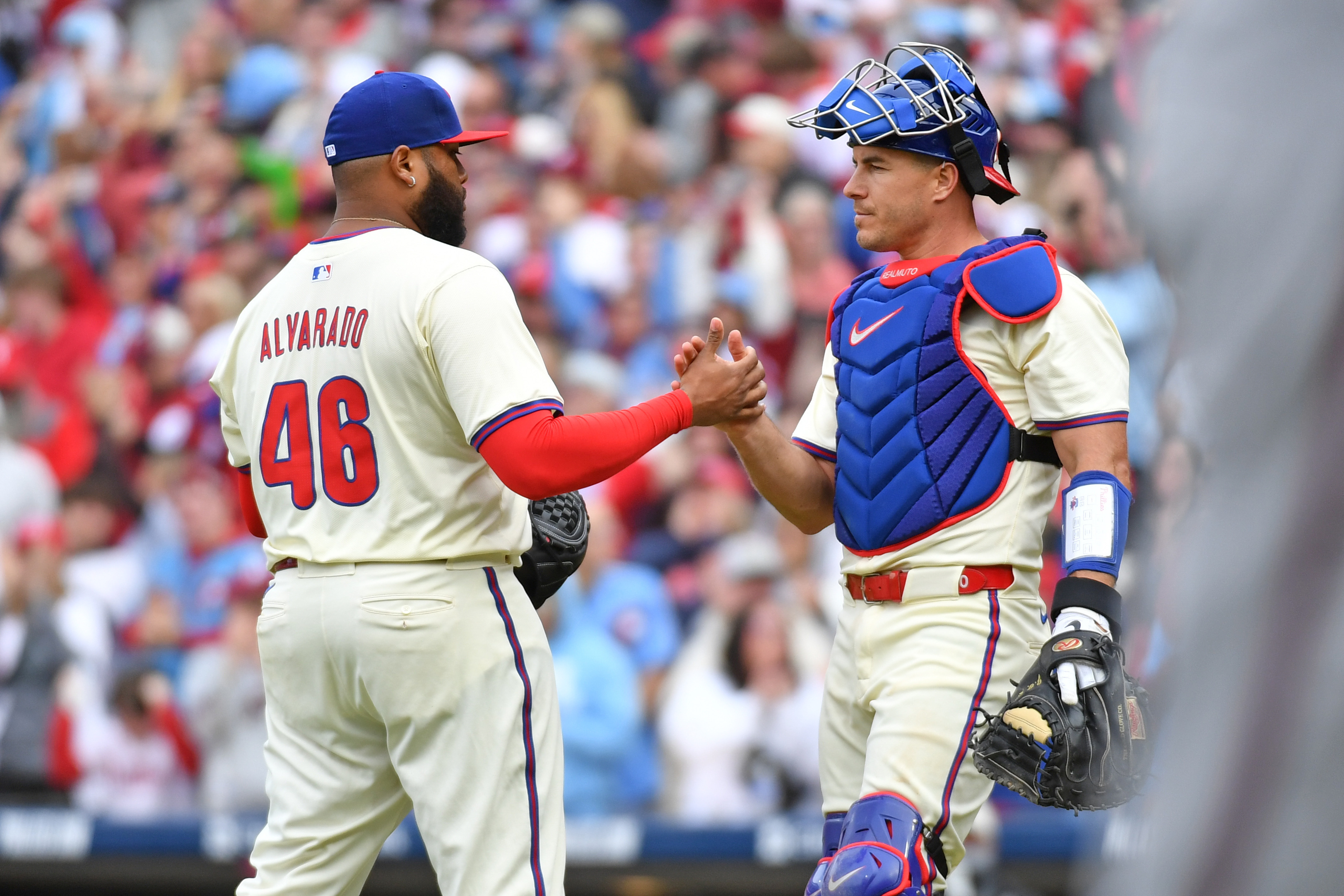 Phillies rally to salvage series vs. Braves | Reuters