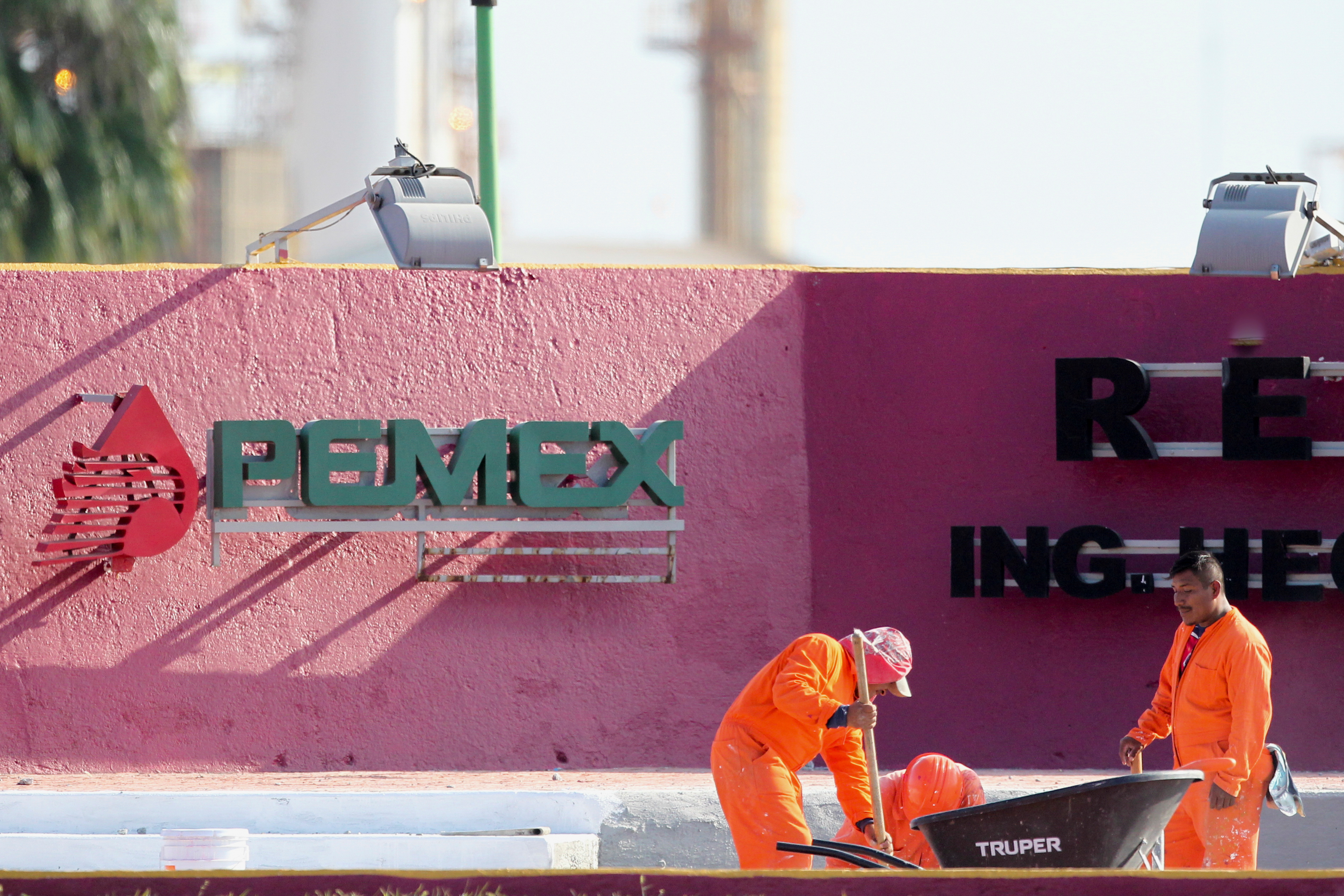 Pemex says brings refinery fire under control without injuries | Reuters