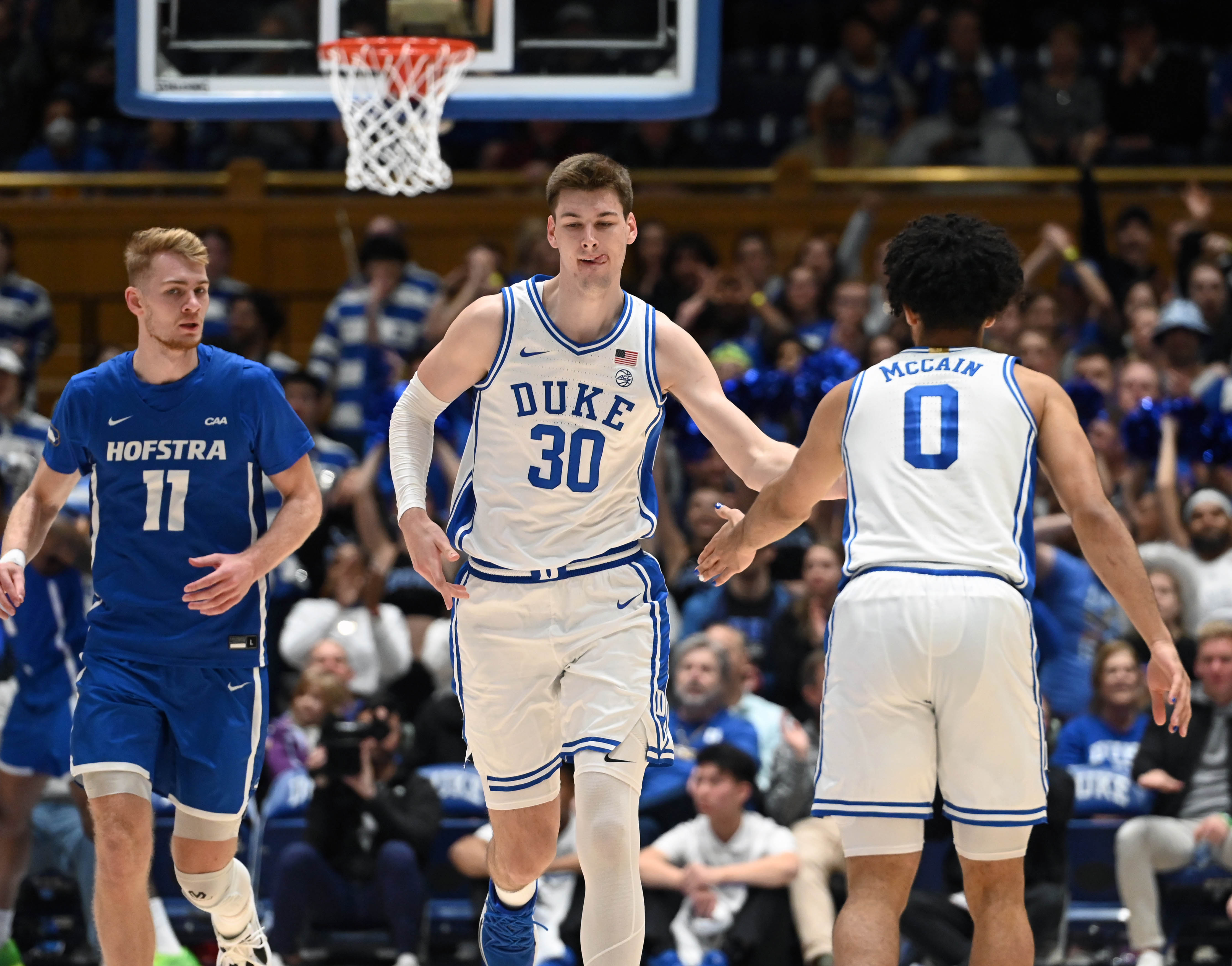 Kyle Filipowski, No. 21 Duke pull away in 2nd half, top Hofstra | Reuters