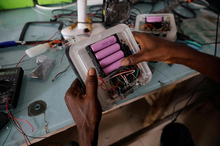 Nigerian company turns e-waste into solar powered lanterns | Reuters