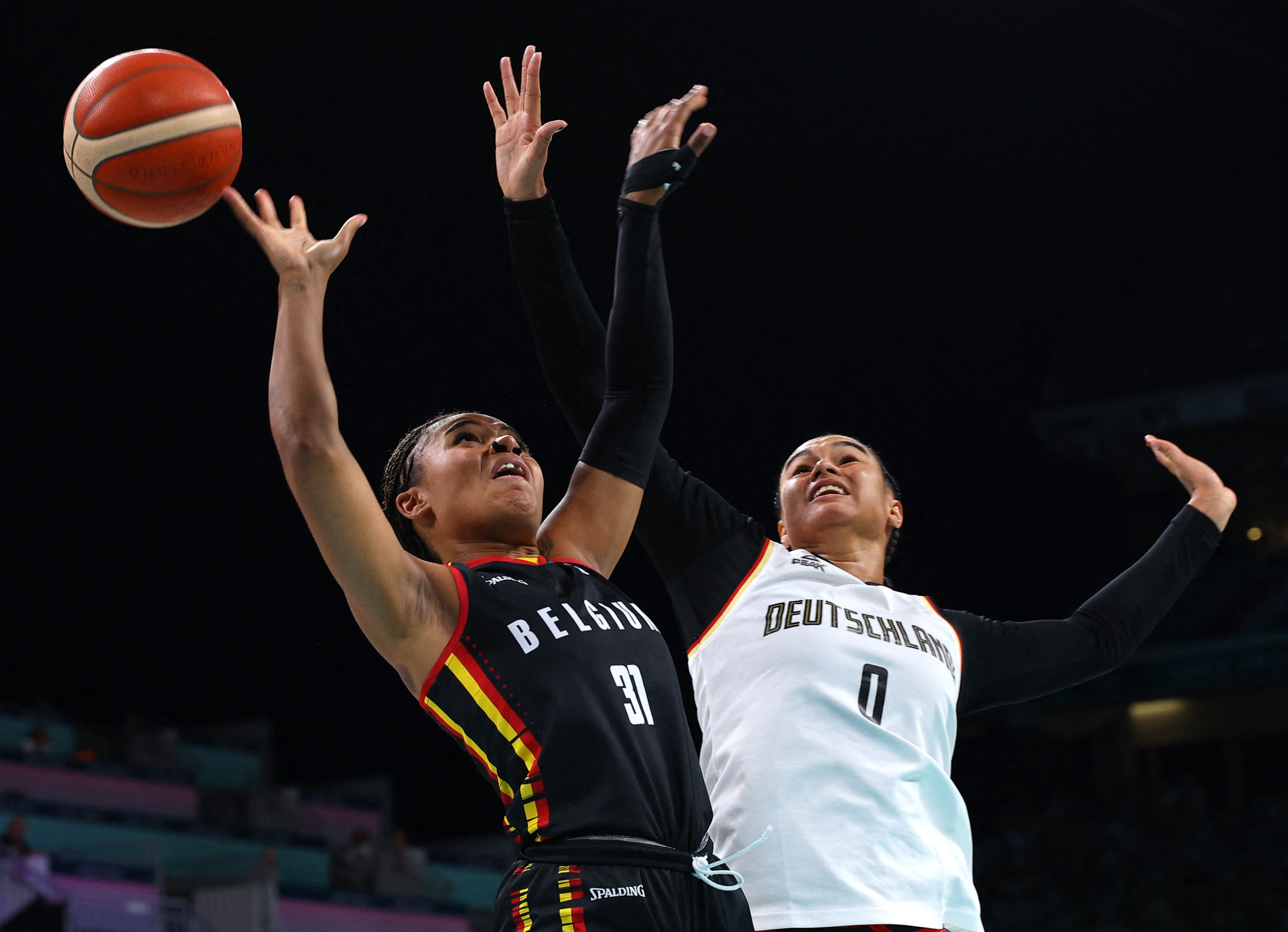 Basketball-U.S. on target for eighth gold after beating Japan, France ...