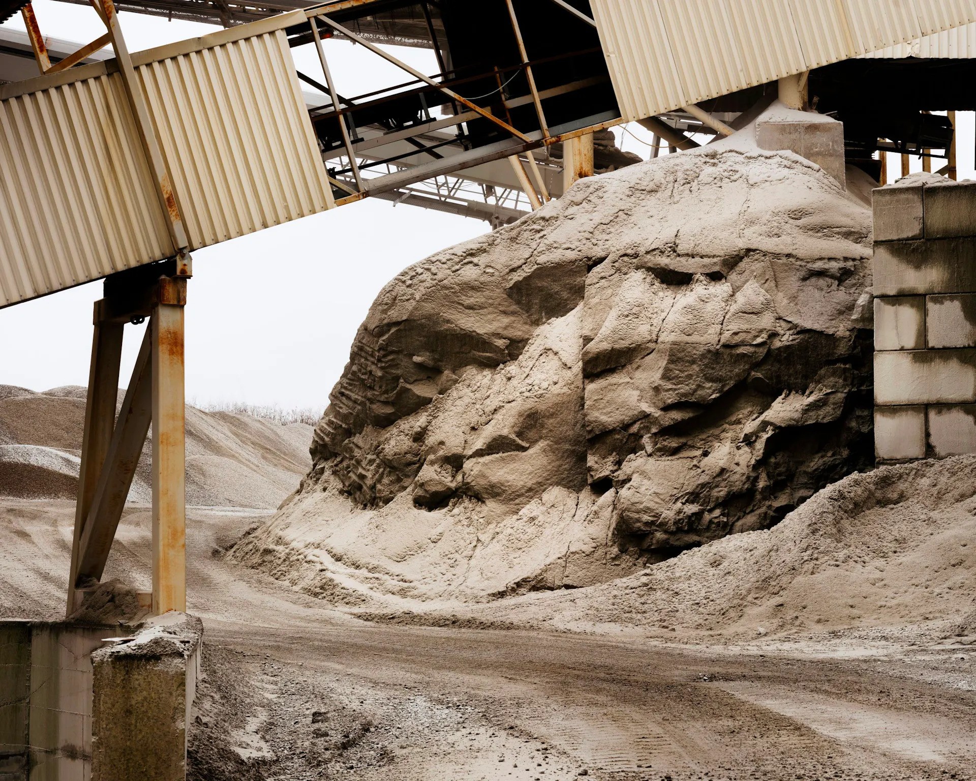Heavy lift required to solve cement's carbon conundrum | Reuters