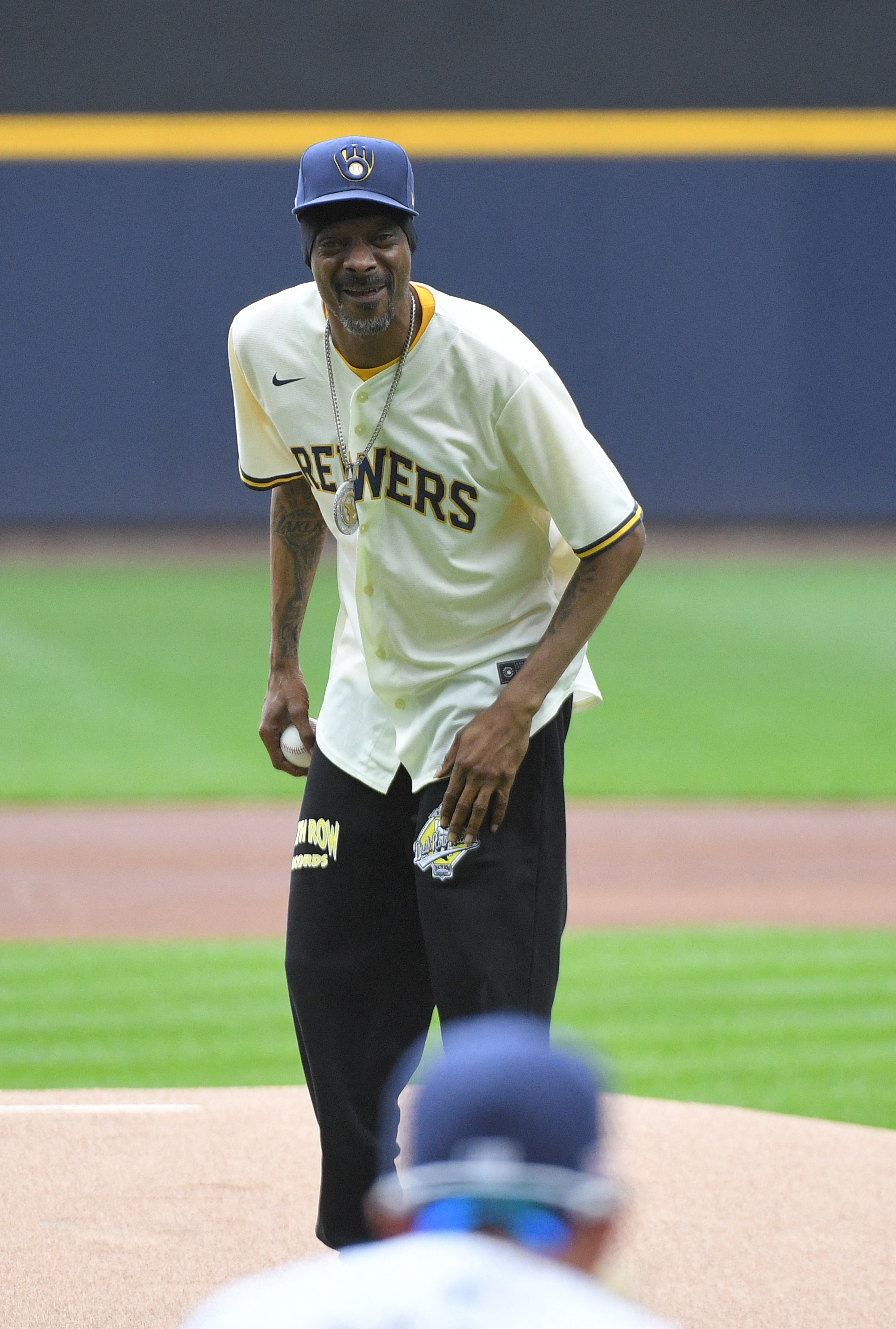 Joey Ortiz HR gives Brewers 3-1 win over Reds | Reuters