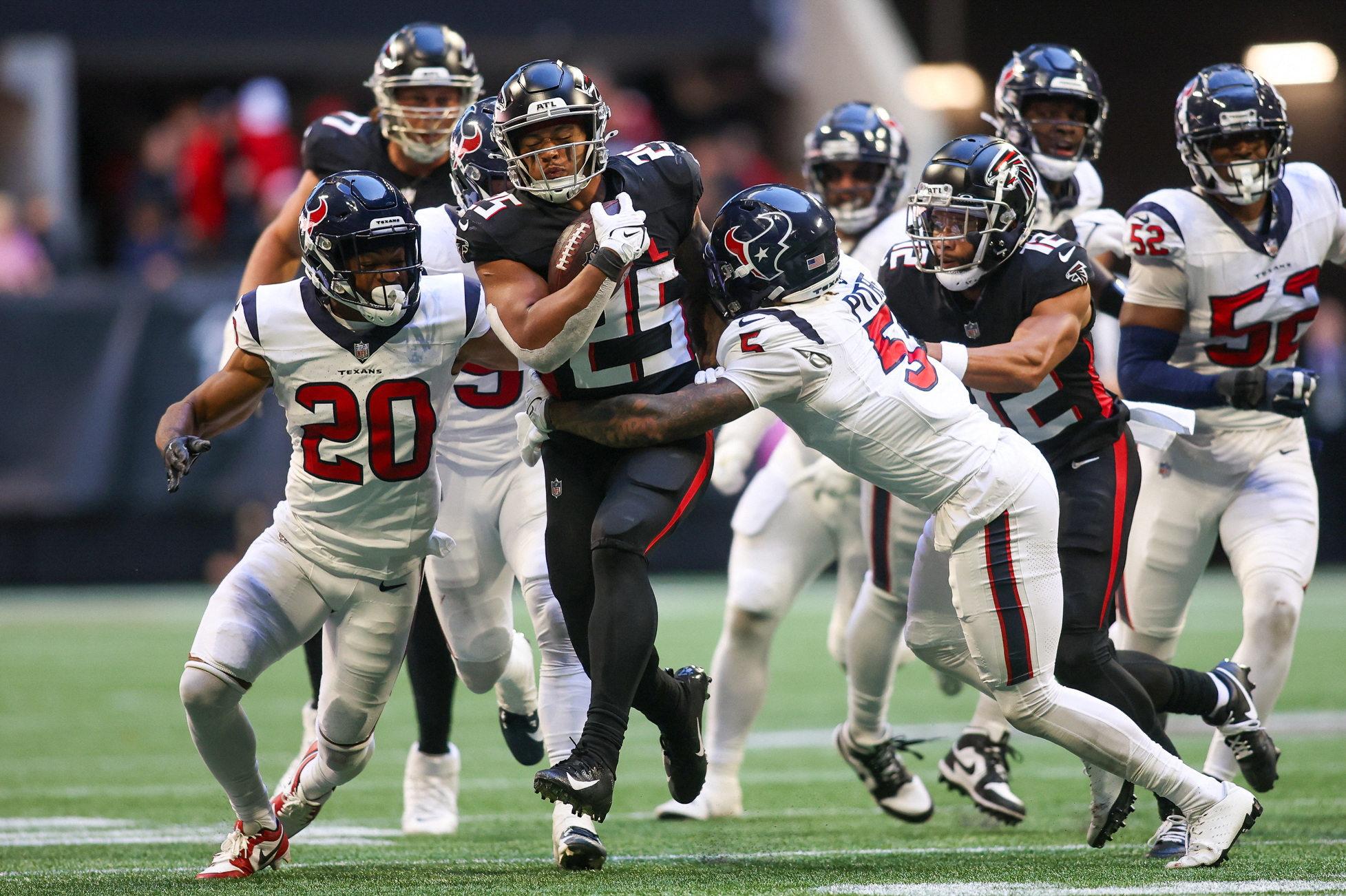 Younghoe Koo's kick lifts Falcons over Texans | Reuters