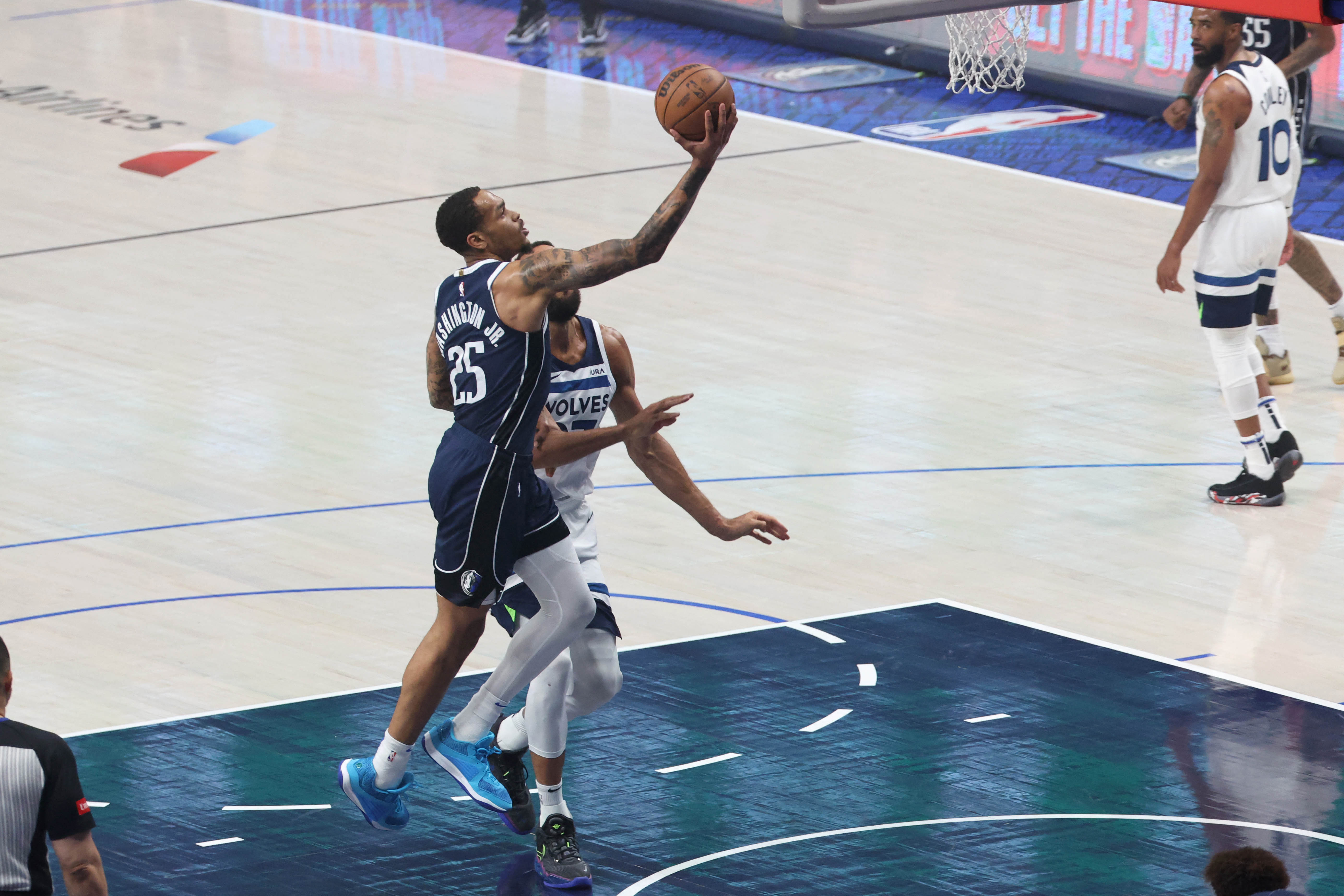 Team effort pushes Mavericks to 3-0 lead over Timberwolves | Reuters