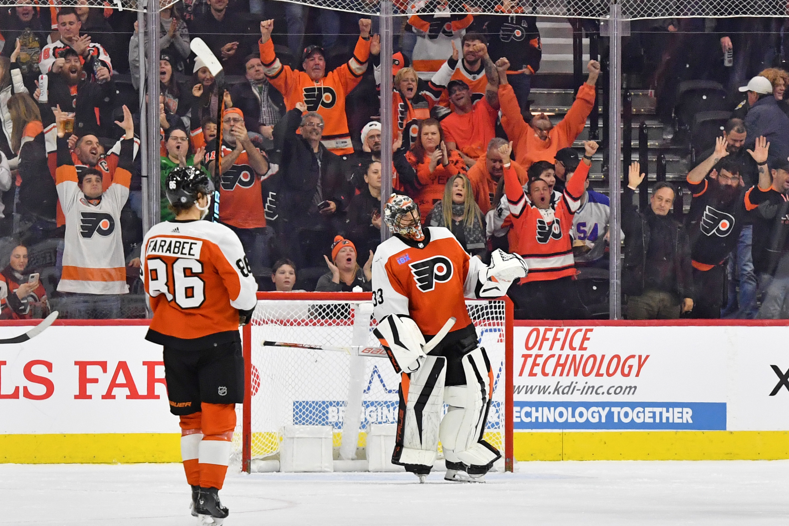 Sam Ersson, Flyers stave off Red Wings, 1-0 | Reuters