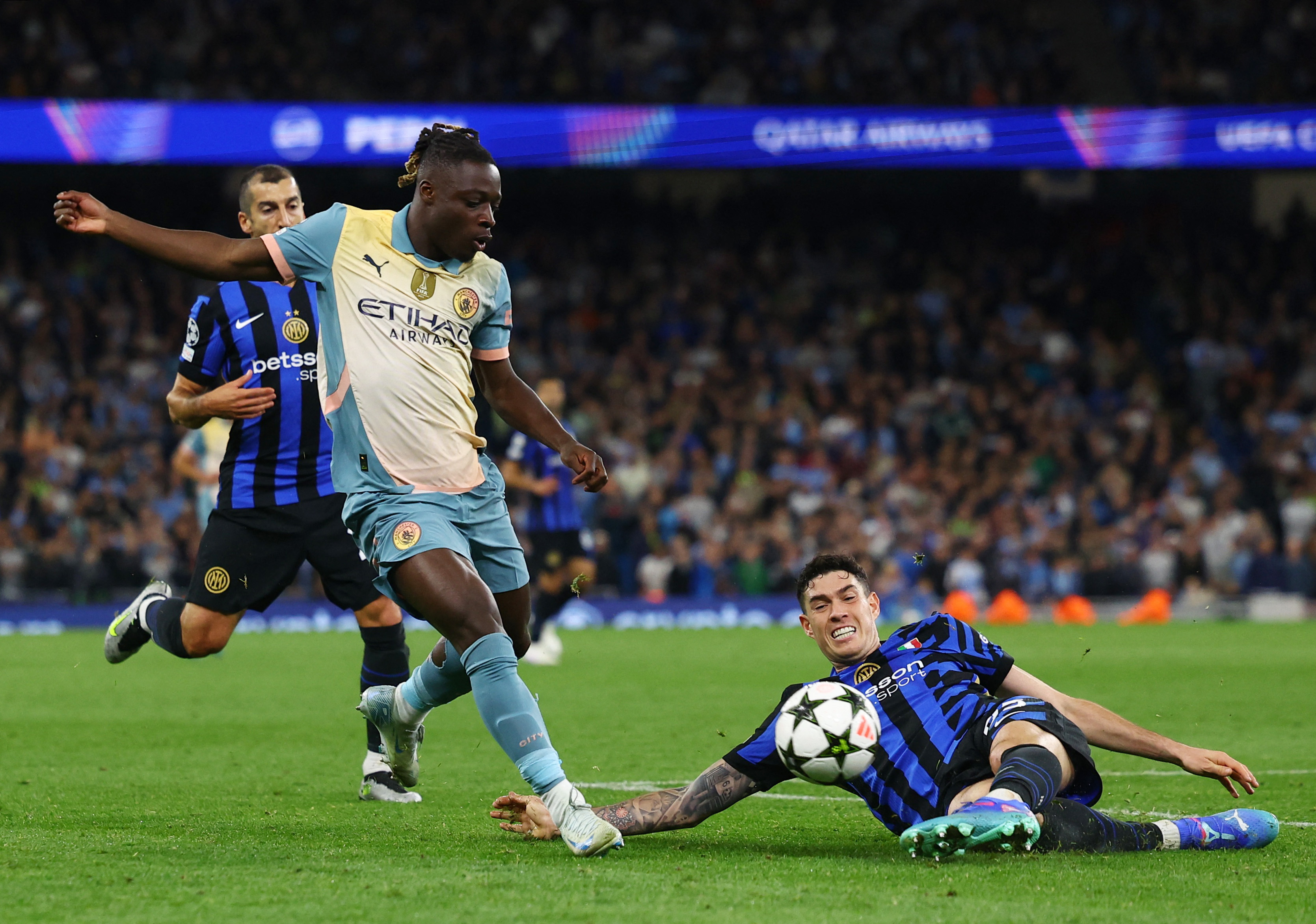 Inter Milan hold Man City to surprise 0-0 draw in Champions League ...