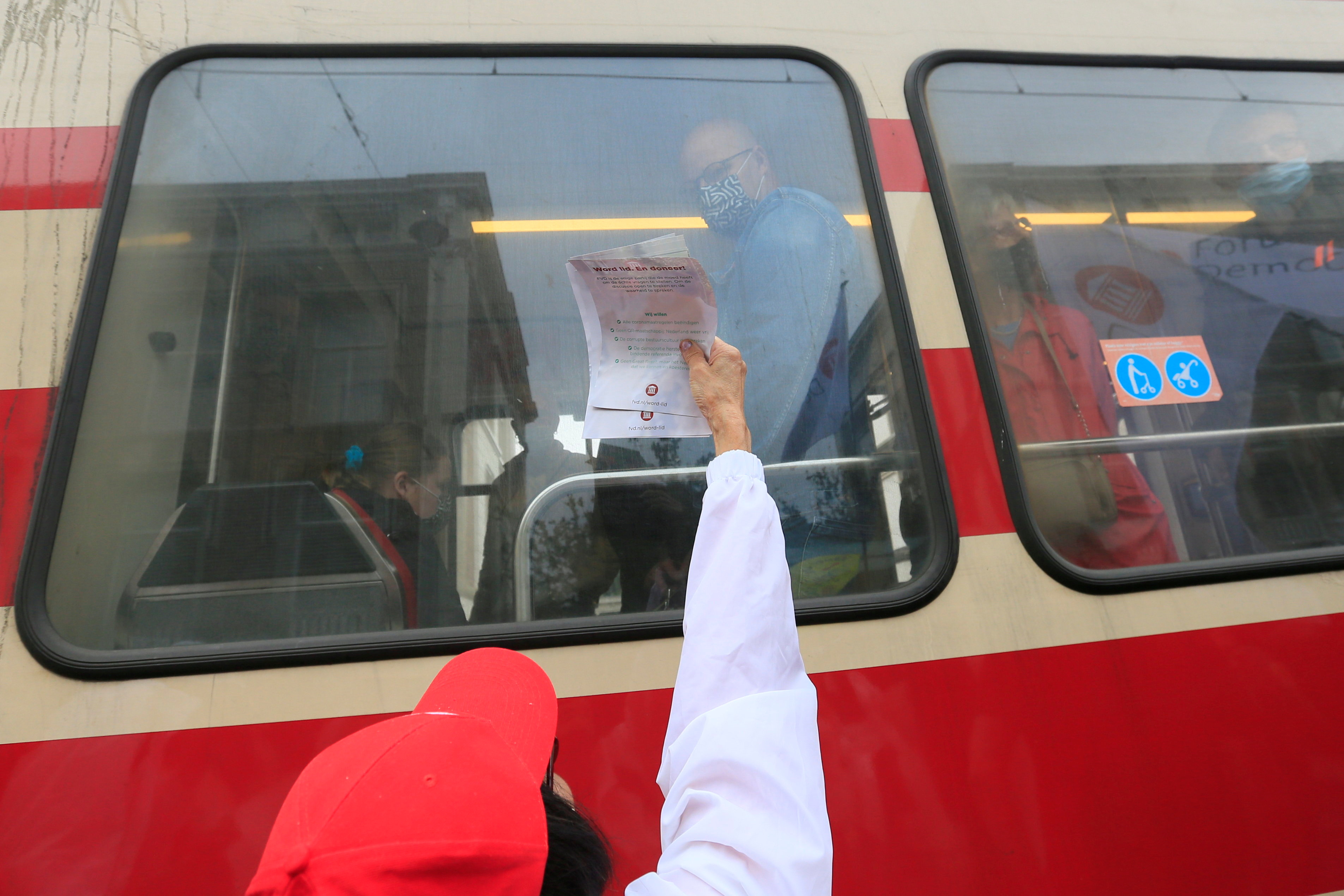 Dutch health experts advise tighter lockdown against COVID-19 surge ...