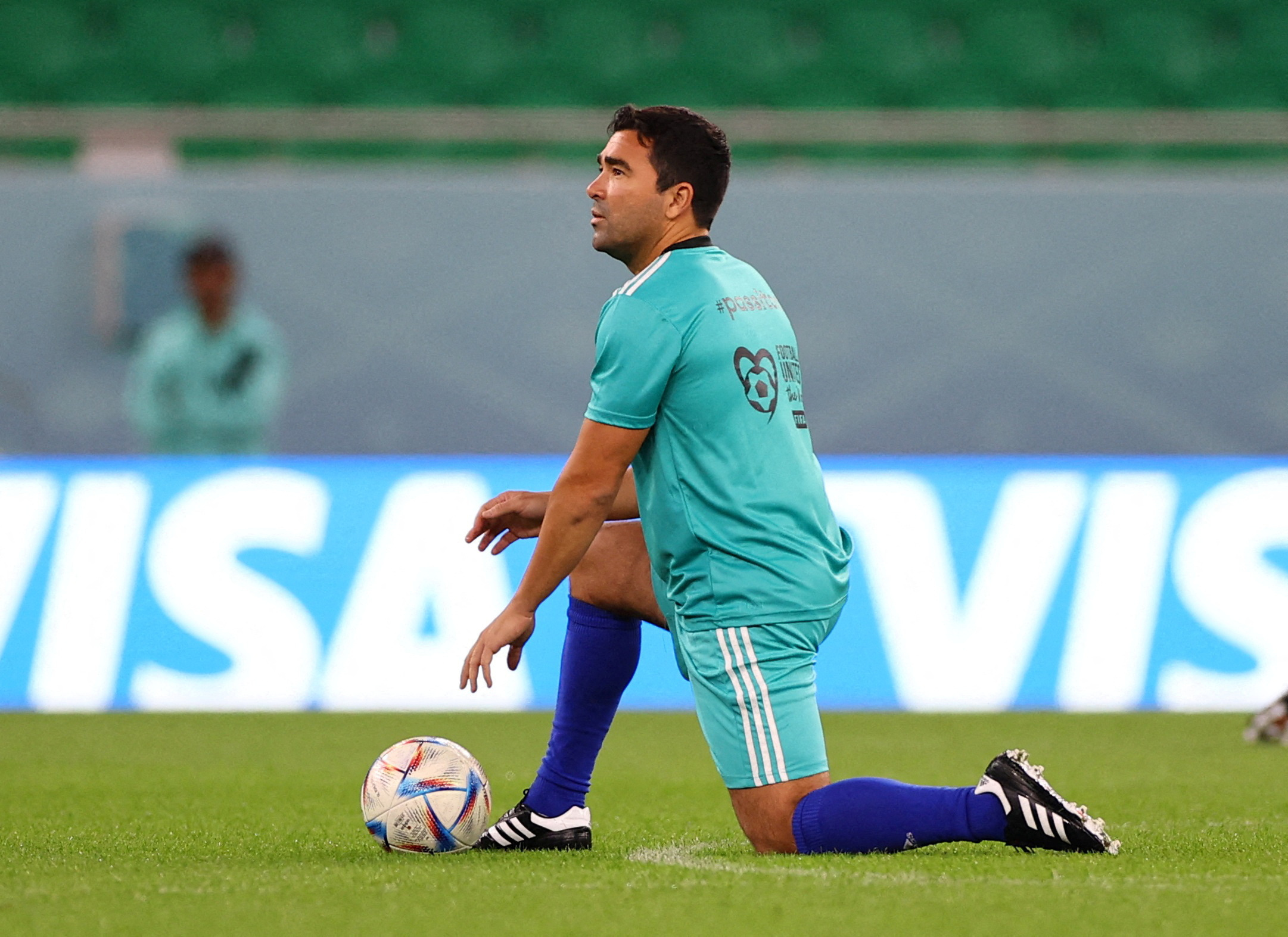 Barca name former midfielder Deco as new sporting director | Reuters