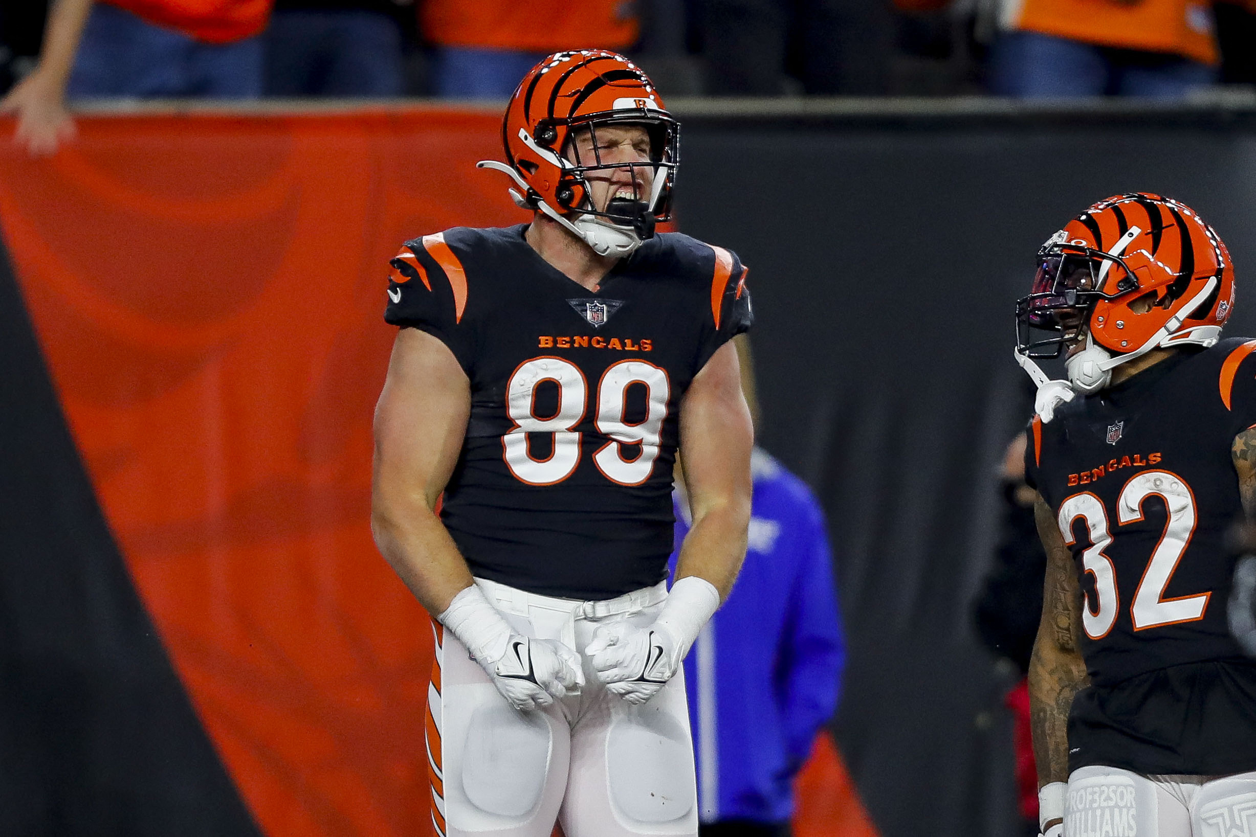 Joe Burrow throws 2 TDs as Bengals hold off Bills | Reuters